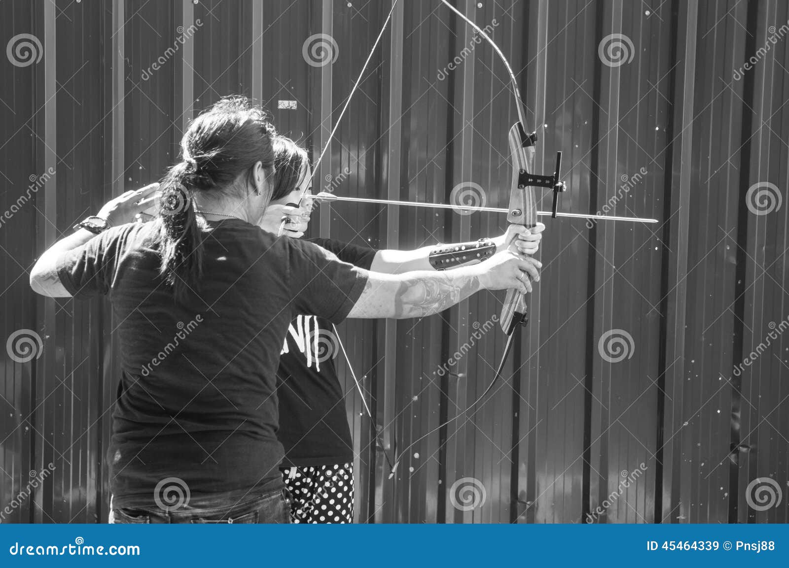 Archery teaching editorial stock image. Image of practice - 45464339