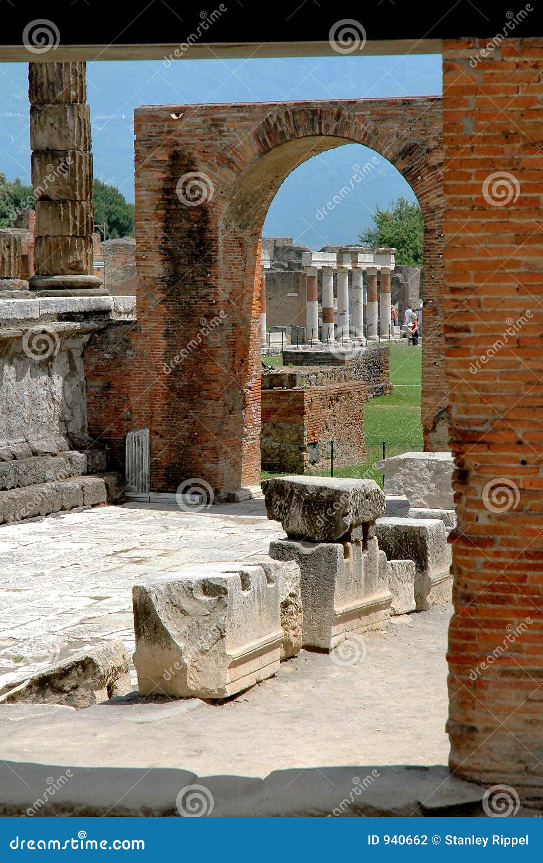 Arches & Columns in Pompeii, Italy Stock Photo - Image of history ...