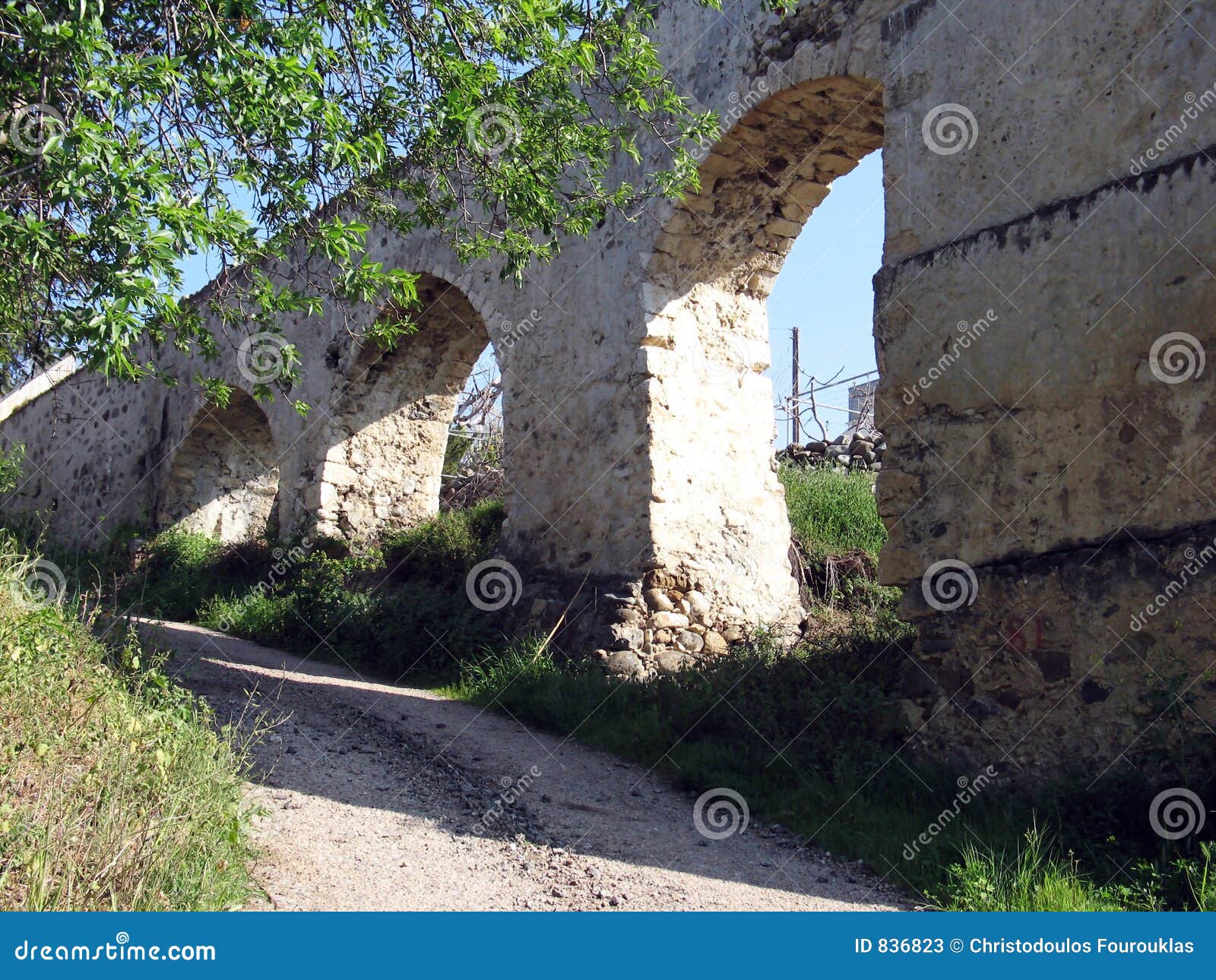 Archi del ponticello immagine stock. Immagine di cielo - 836823