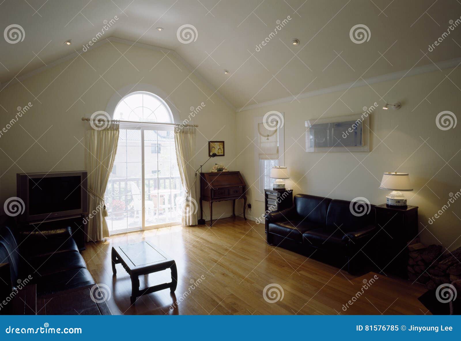 Architect editorial image. Image of structure, lamp, table - 81576785