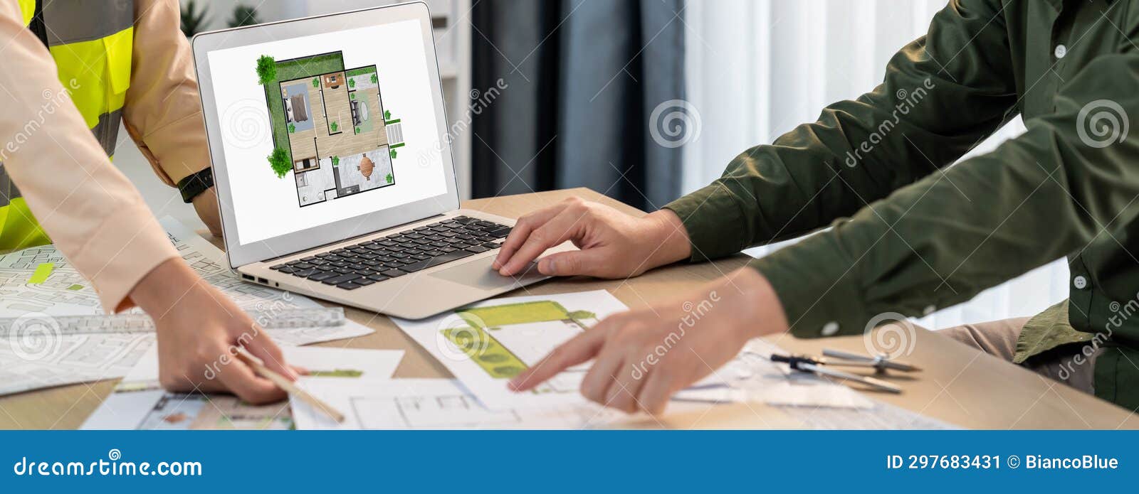 Architect Show Mistake Point in Blueprint while Analysis in Laptop ...