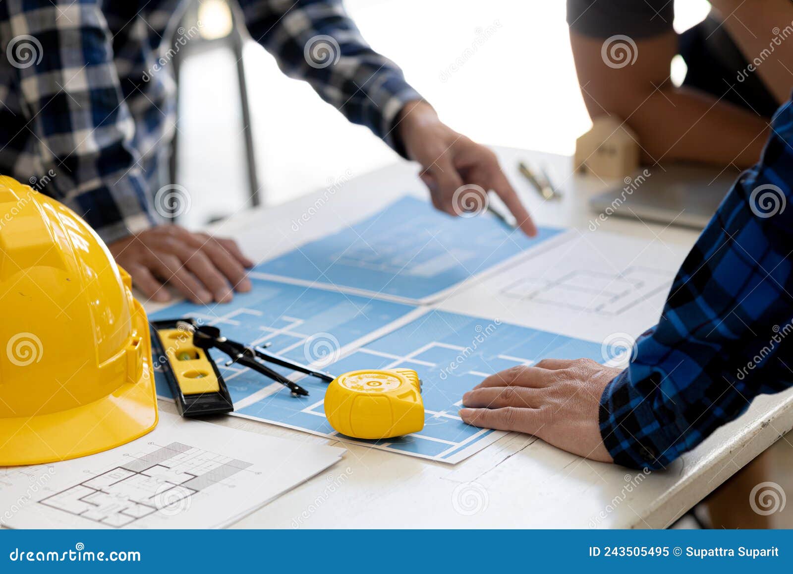 Architects and Building Design Engineers are Brainstorming Ideas ...