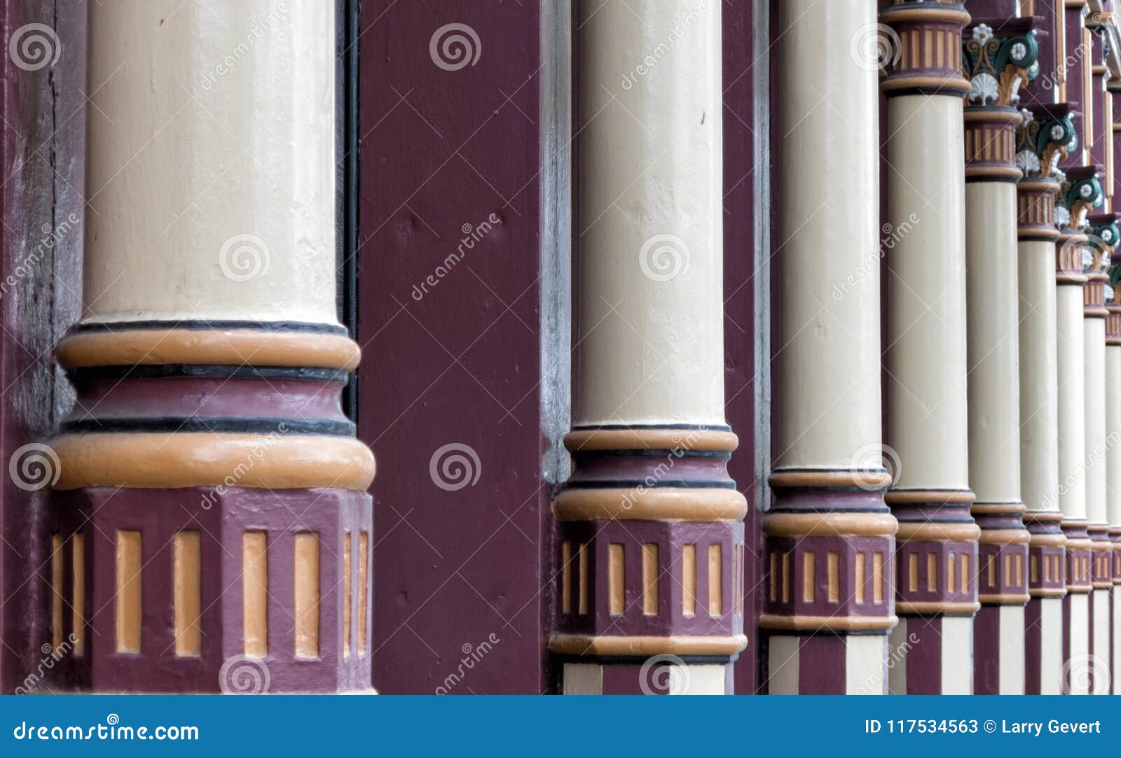 Repeating Columns Stock Photography | CartoonDealer.com #12361676
