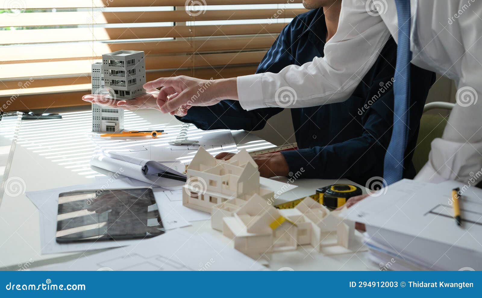 Architectural Engineers Discussion with Planing Construction on ...