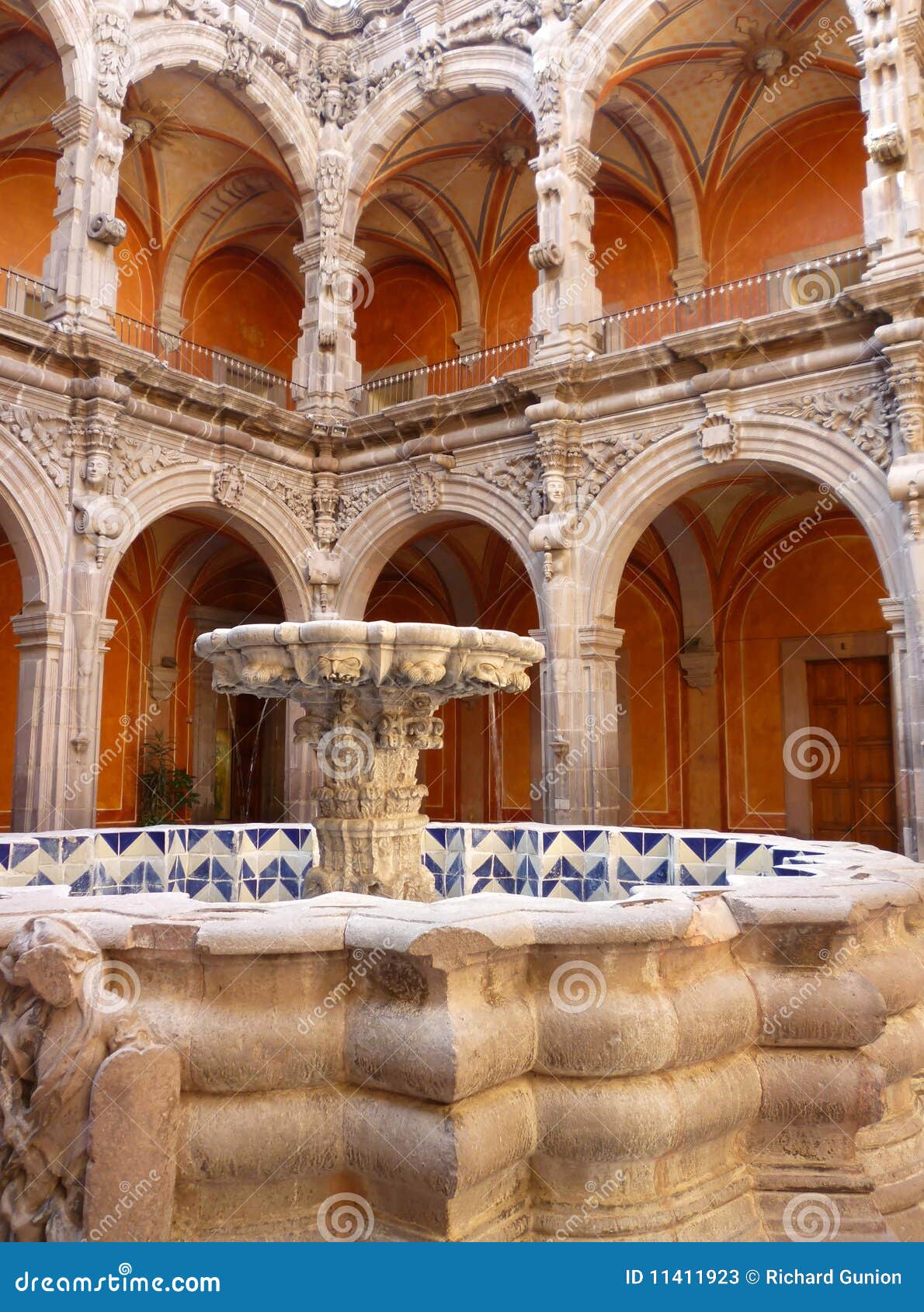 Architecture Coloniale Dans Queretaro Mexique Image stock - Image du ...