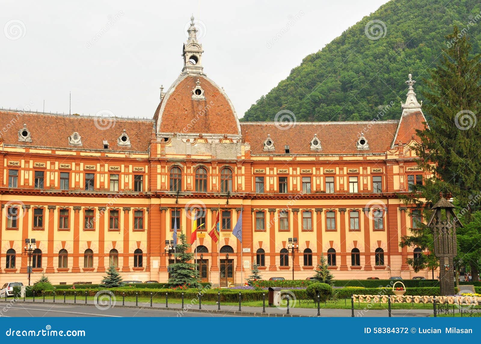 Architecture de Brasov photo stock. Image du gouvernement - 58384372