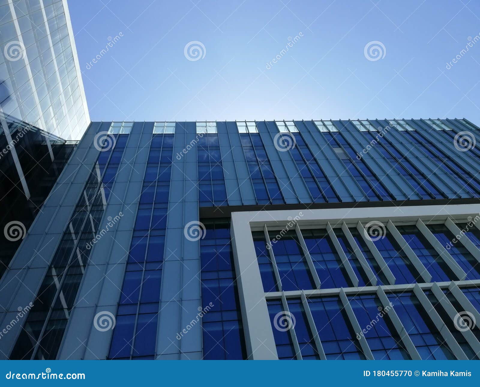 Architecture Design of Government Building at Putrajaya. Concept of ...