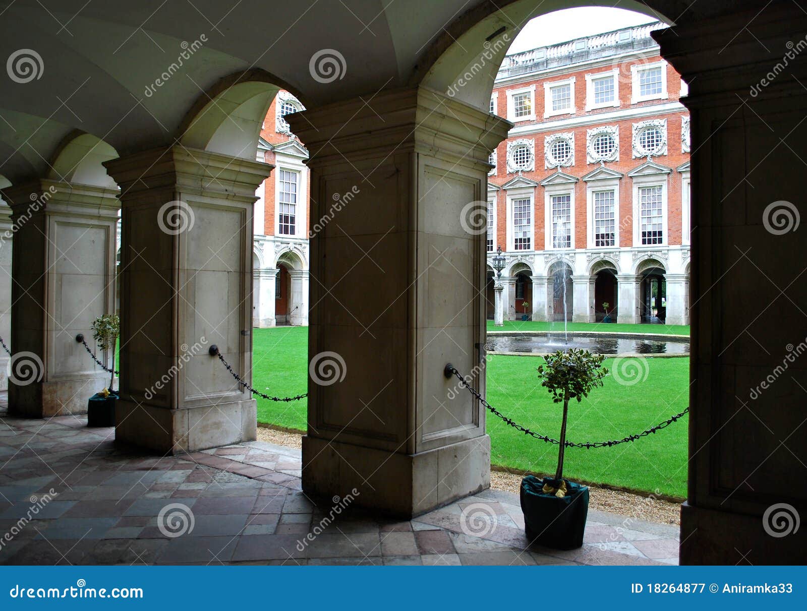 Architecture of Hampton Court Stock Image - Image of europe, green ...