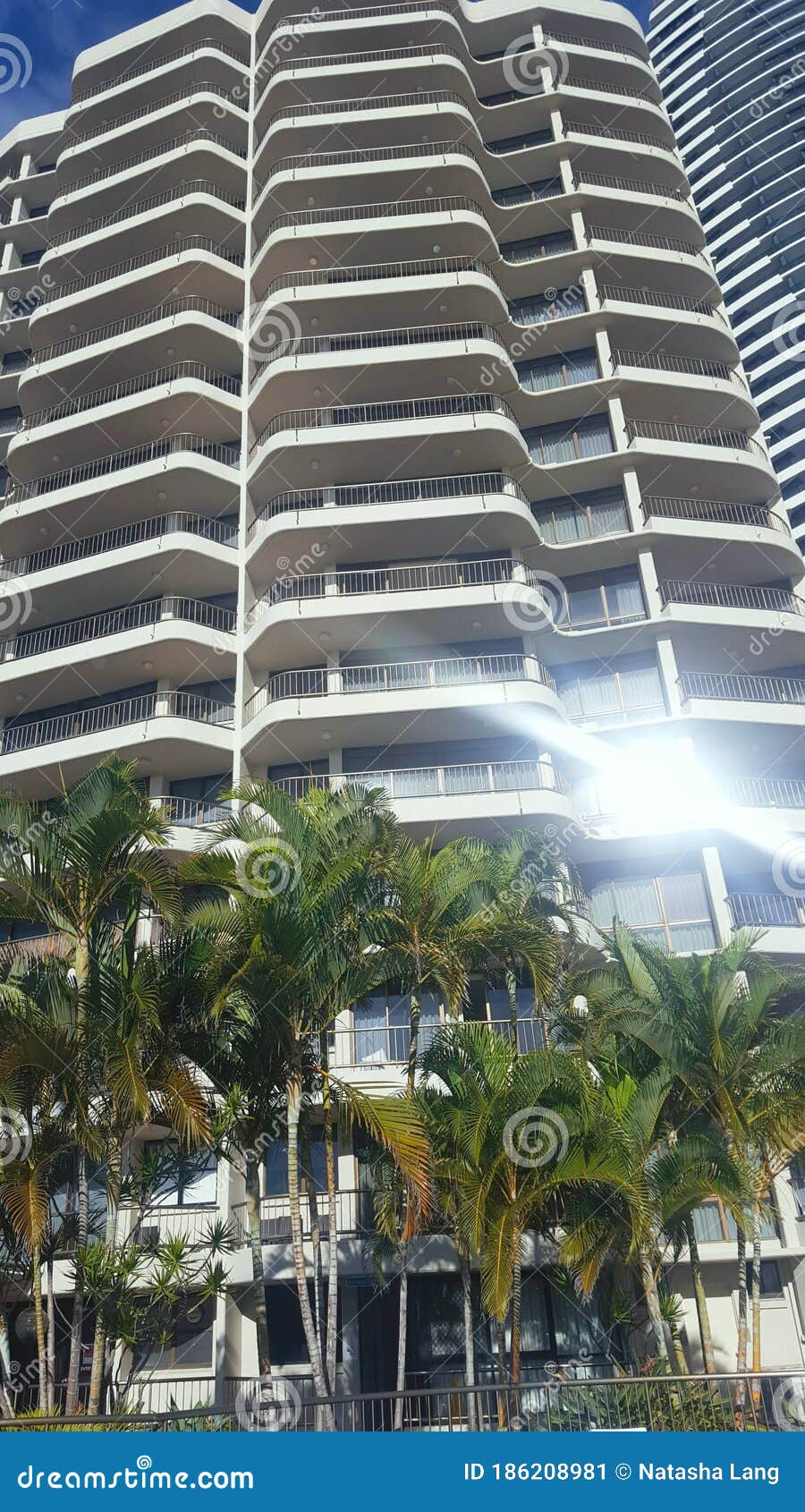 Architecture - Impressive Multi Storey Building in Broadbeach Qld ...