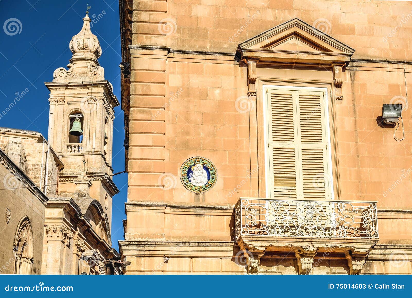 Architecture Maltaise Typique Dans La Ville De Mdina - Malte Image ...