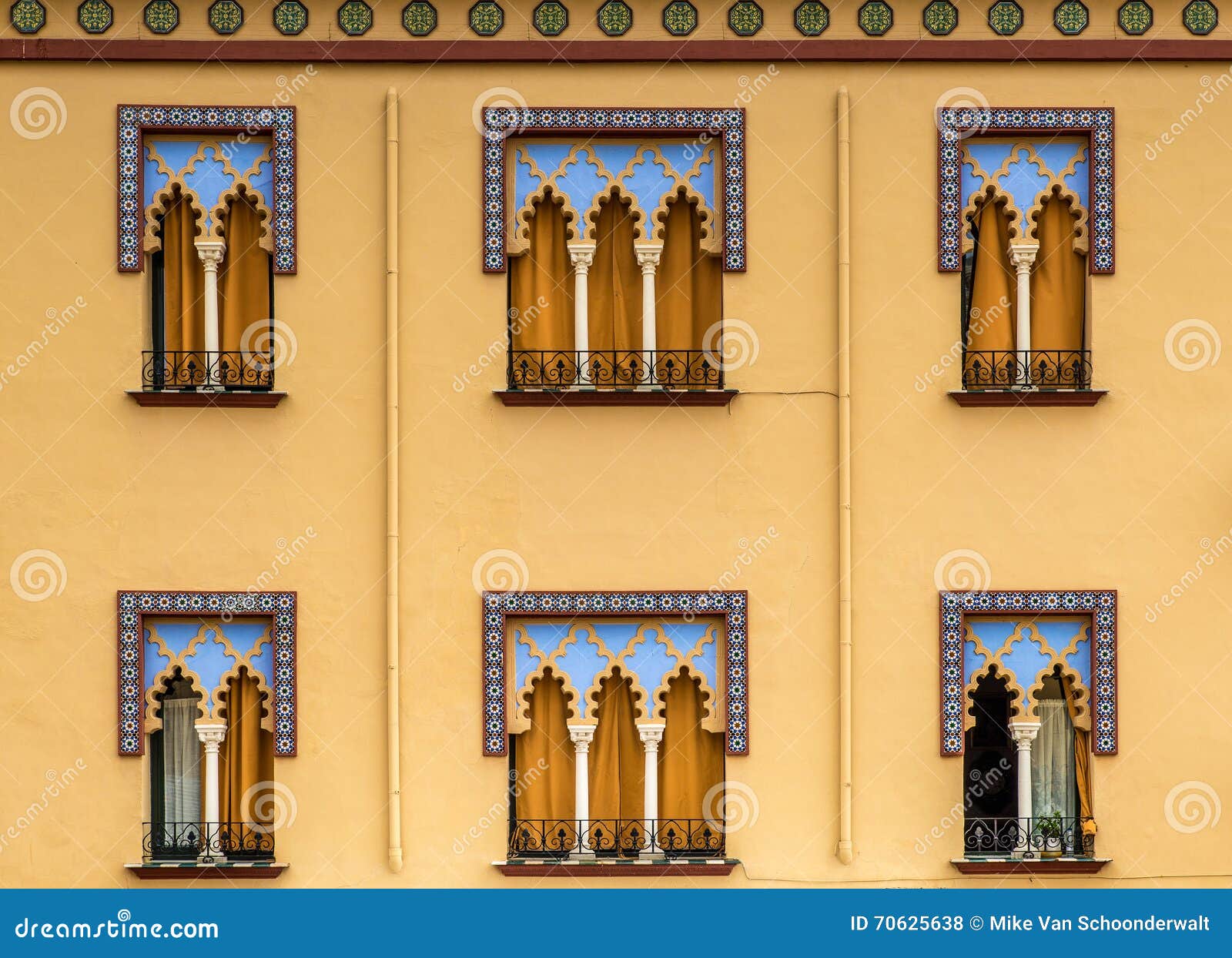 Architecture mauresque photo stock. Image du tourisme - 70625638