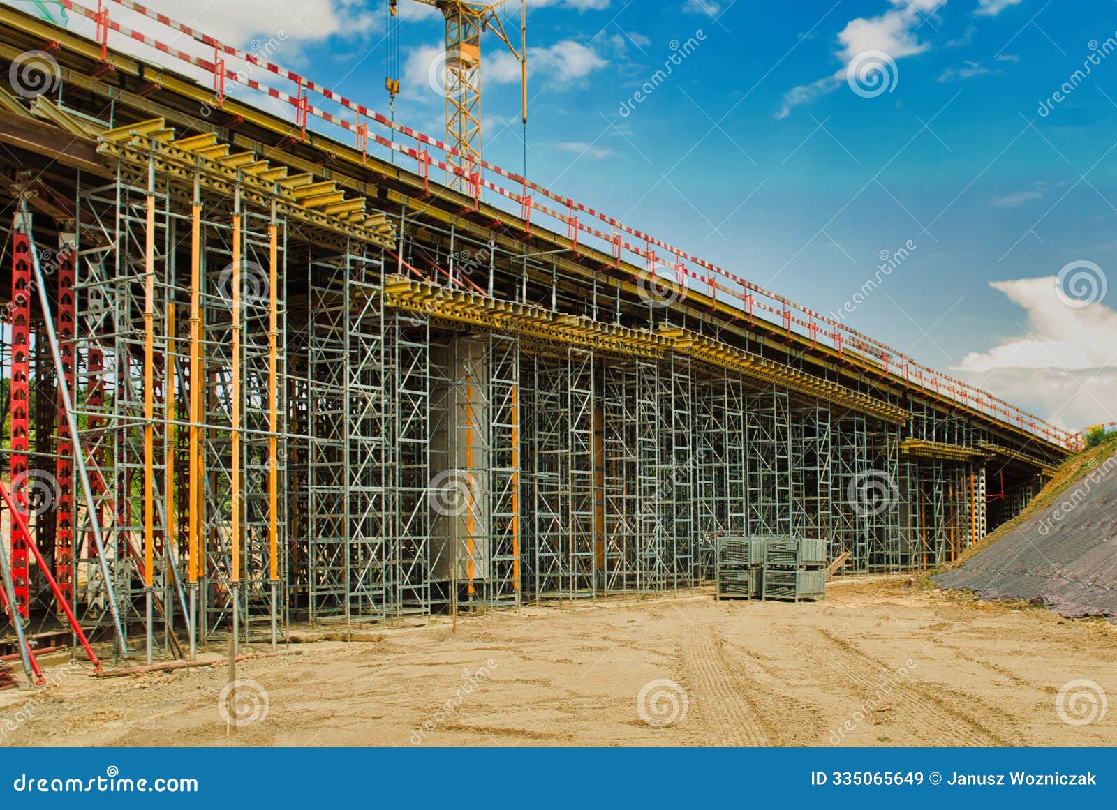 Architecture and Reinforcement and Formwork of the Main Deck Structure ...