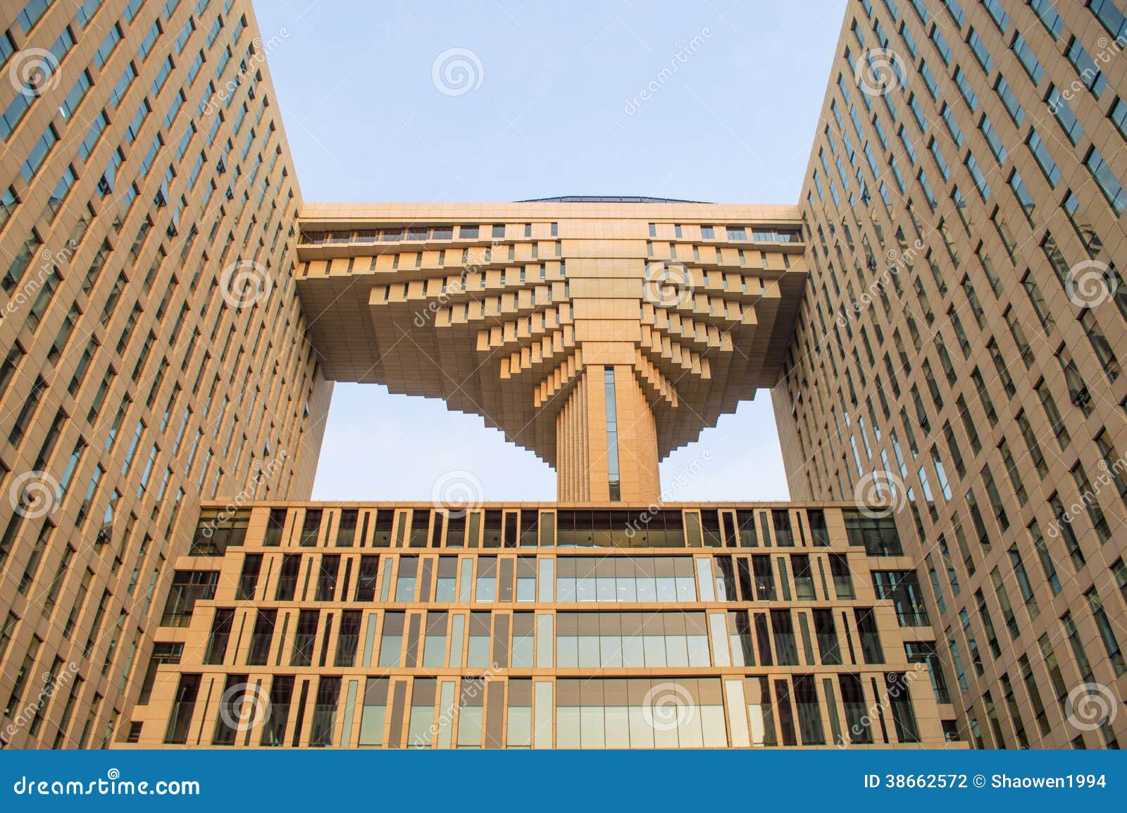 Architecture spectaculaire photographie éditorial. Image du toit - 38662572