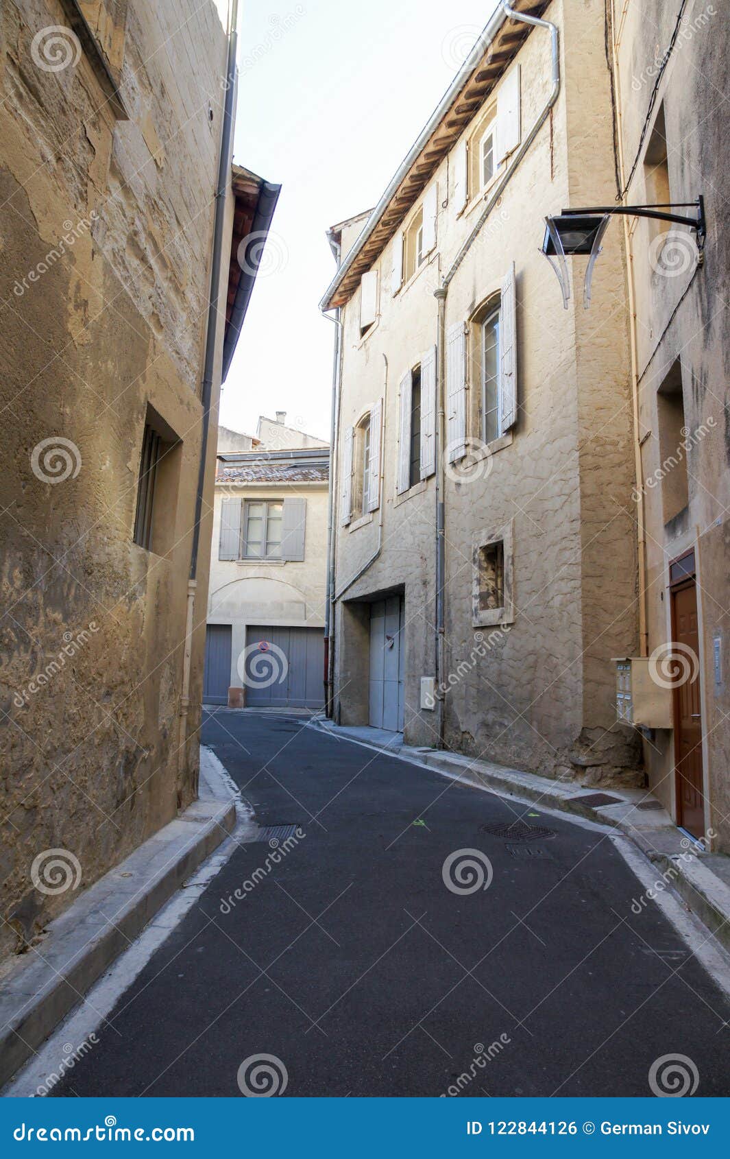 Street with a bend. editorial photo. Image of building - 122844126