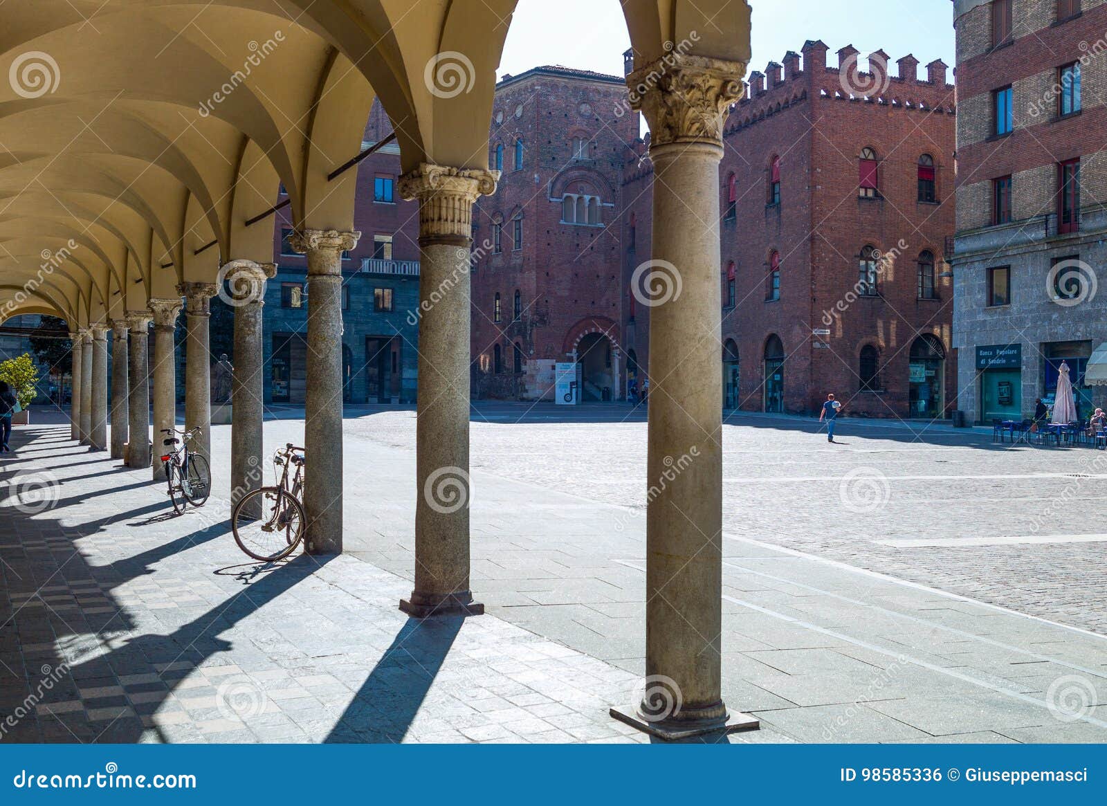 The Architectures of Cremona Editorial Photo - Image of europe, outdoor ...