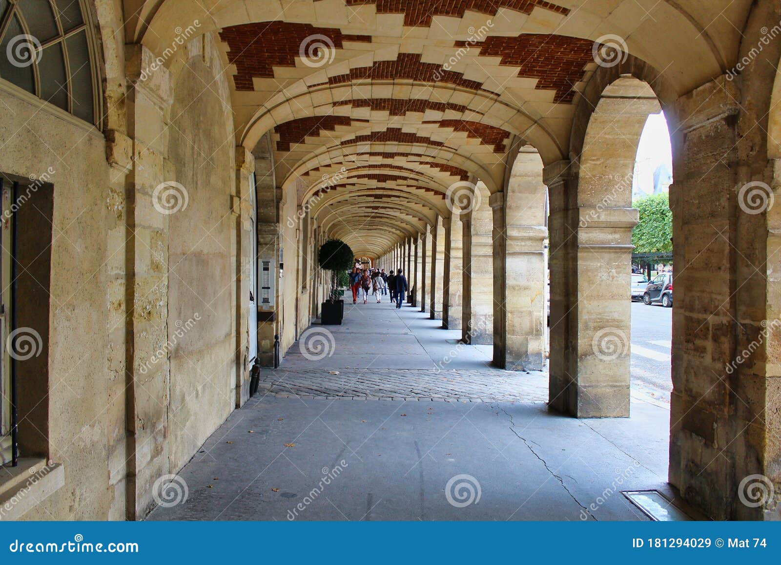 Archway in the Old Town of Paris Stock Image - Image of arch, medieval ...