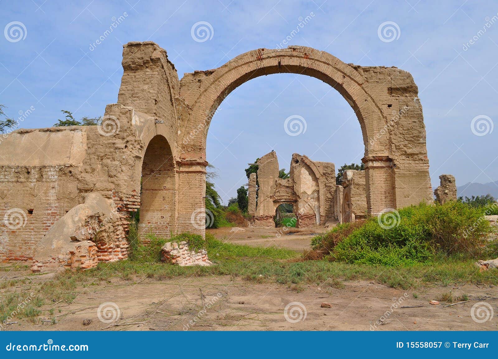 Archway ruin stock image. Image of decrepit, landmark - 15558057