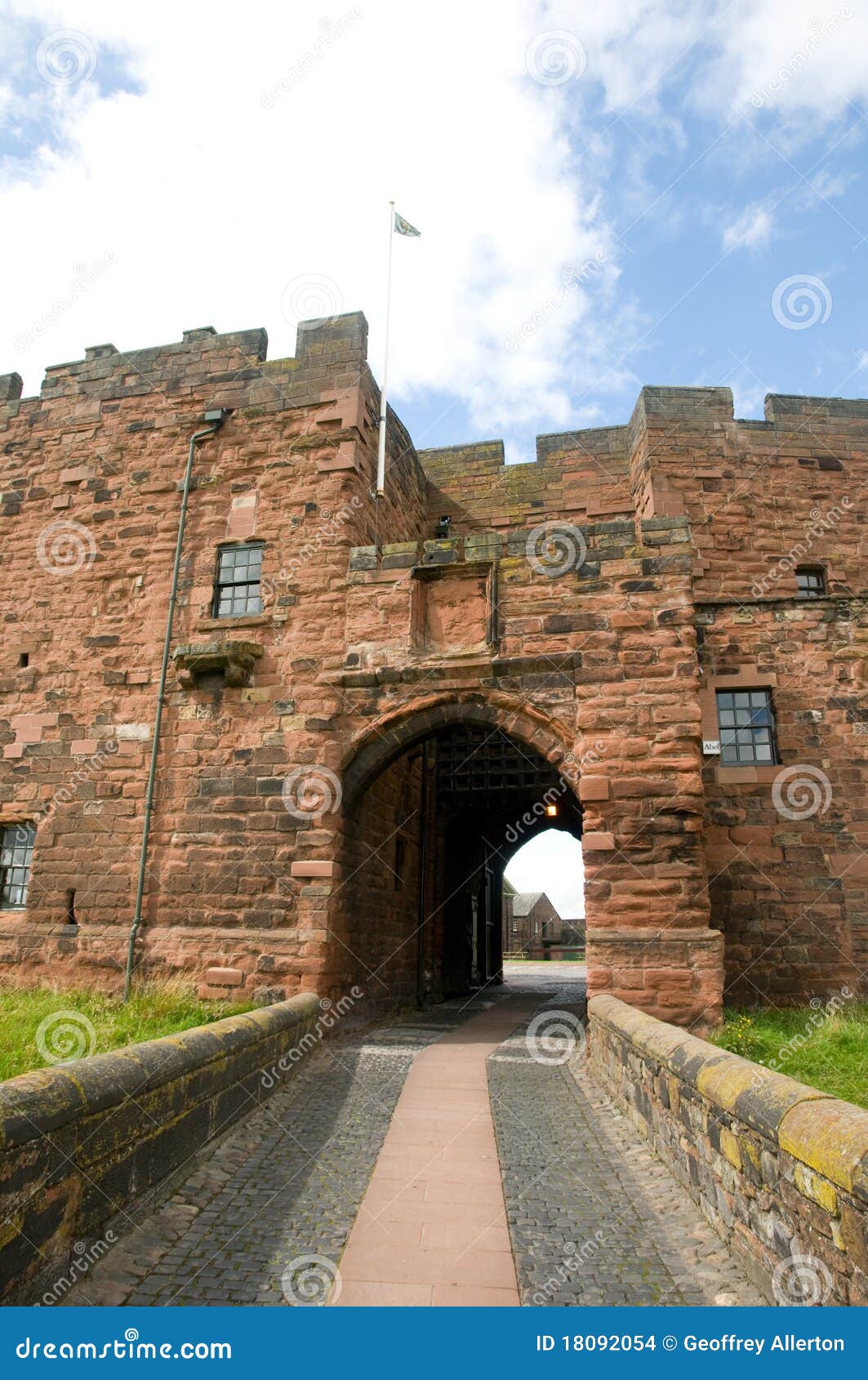 Archway to the castle stock photo. Image of england, castle - 18092054