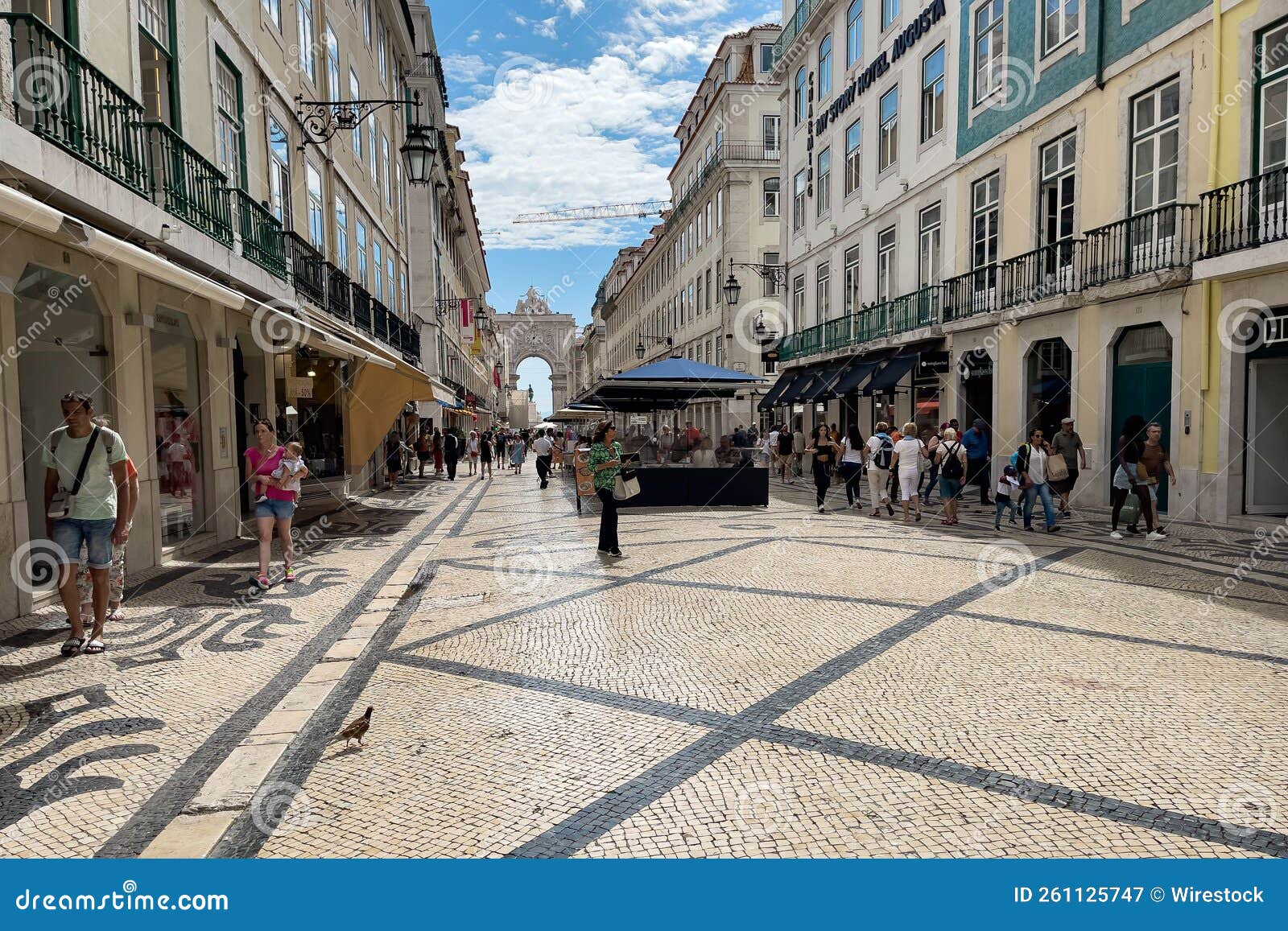 Arco Da Rua Augusta in Lisbon Editorial Photography - Image of facade ...