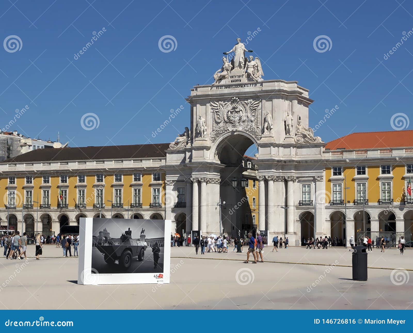 Arco Da Rua Augusta at Praca Do Comercio Editorial Photo - Image of ...