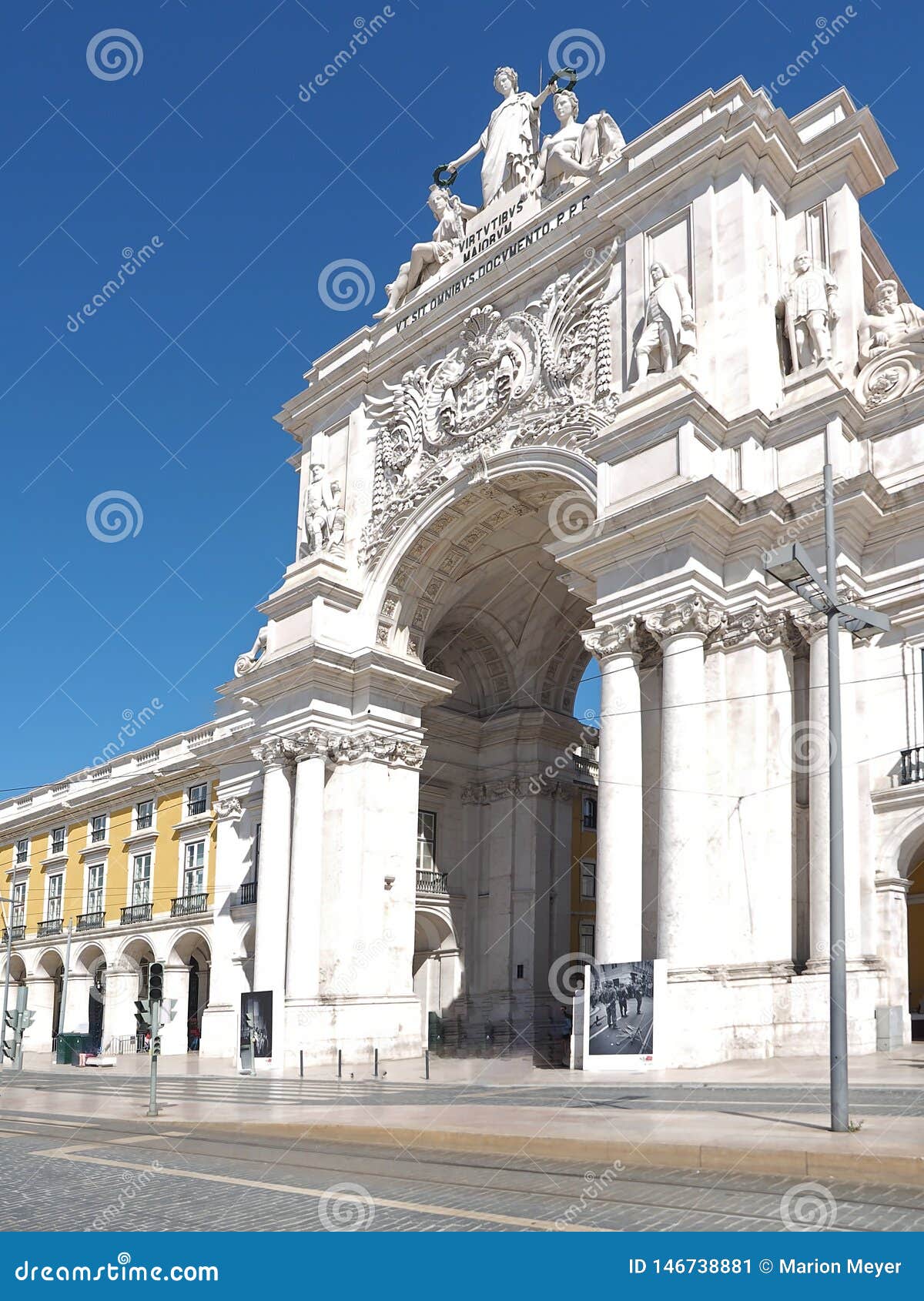 Arco Da Rua Augusta at Praca Do Comercio Stock Image - Image of ...