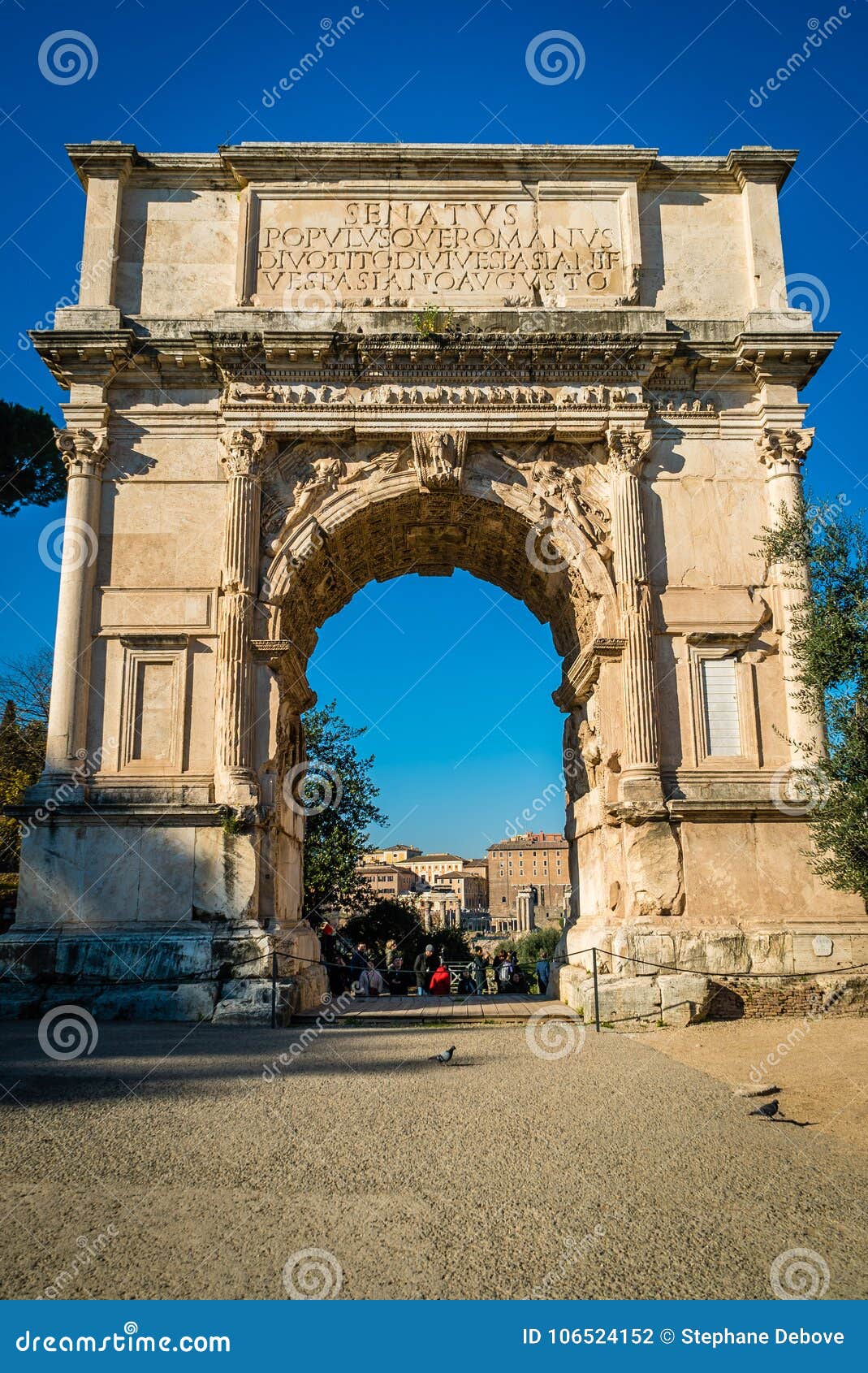 Arco de Titus en Roma fotografía editorial. Imagen de escultura - 106524152