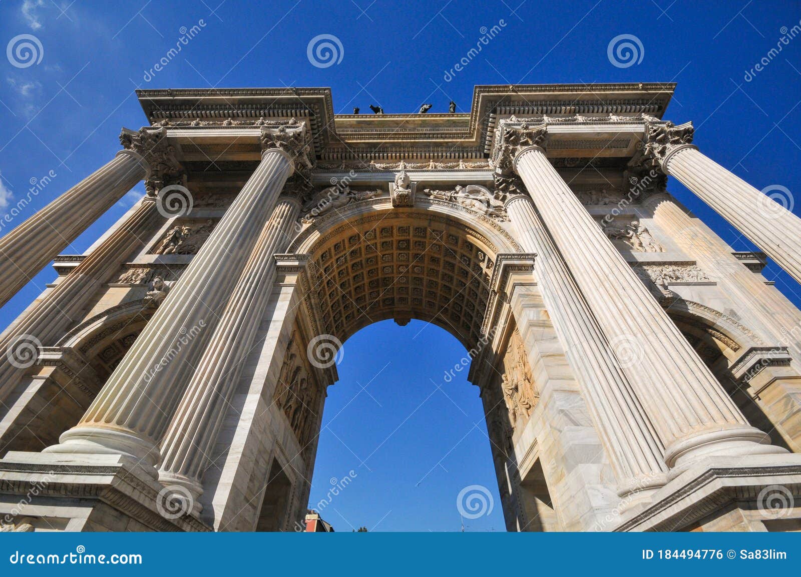 The Arco della Pace editorial photo. Image of centrale - 184494776