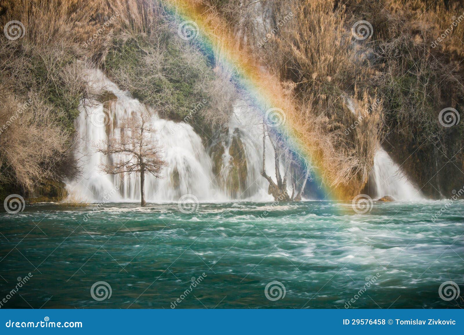 Arco Iris En La Cascada De Krka Foto de archivo - Imagen de dalmacia ...