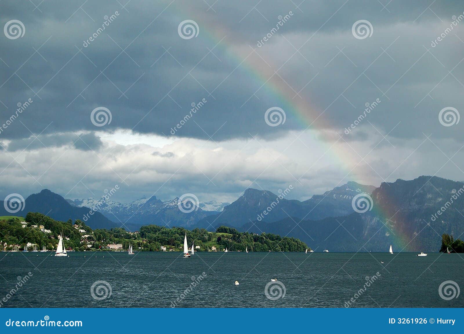 Arco Iris Sobre El Lago De Lucerna Foto de archivo - Imagen de color ...