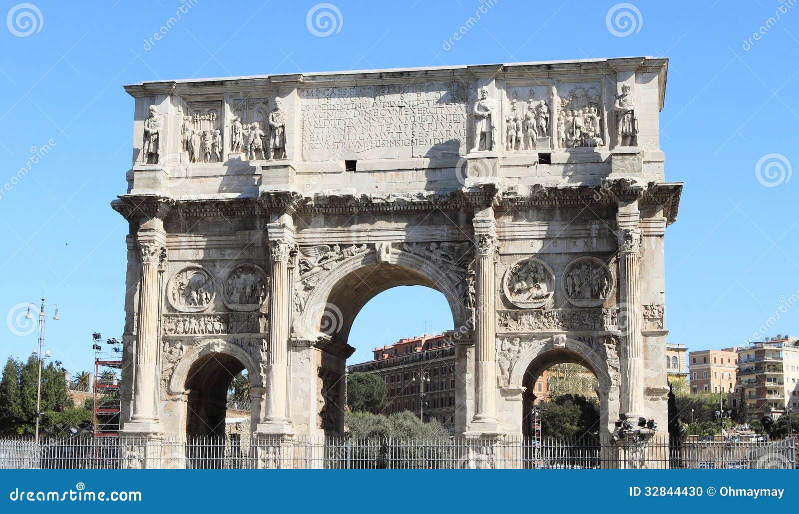Arco trionfale a Roma fotografia stock. Immagine di teatro - 32844430