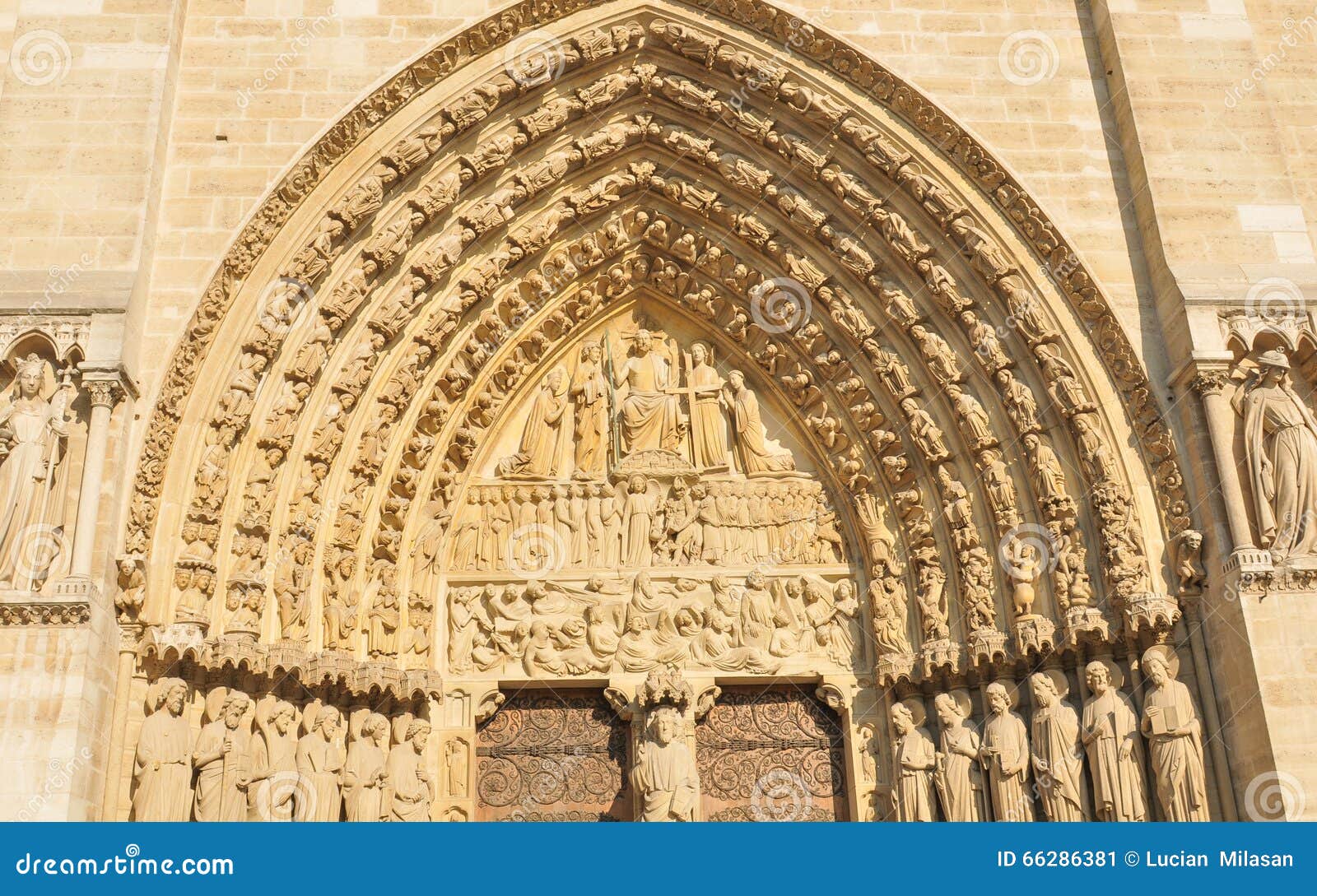 Arcos góticos imagem de stock. Imagem de entrada, arco - 66286381