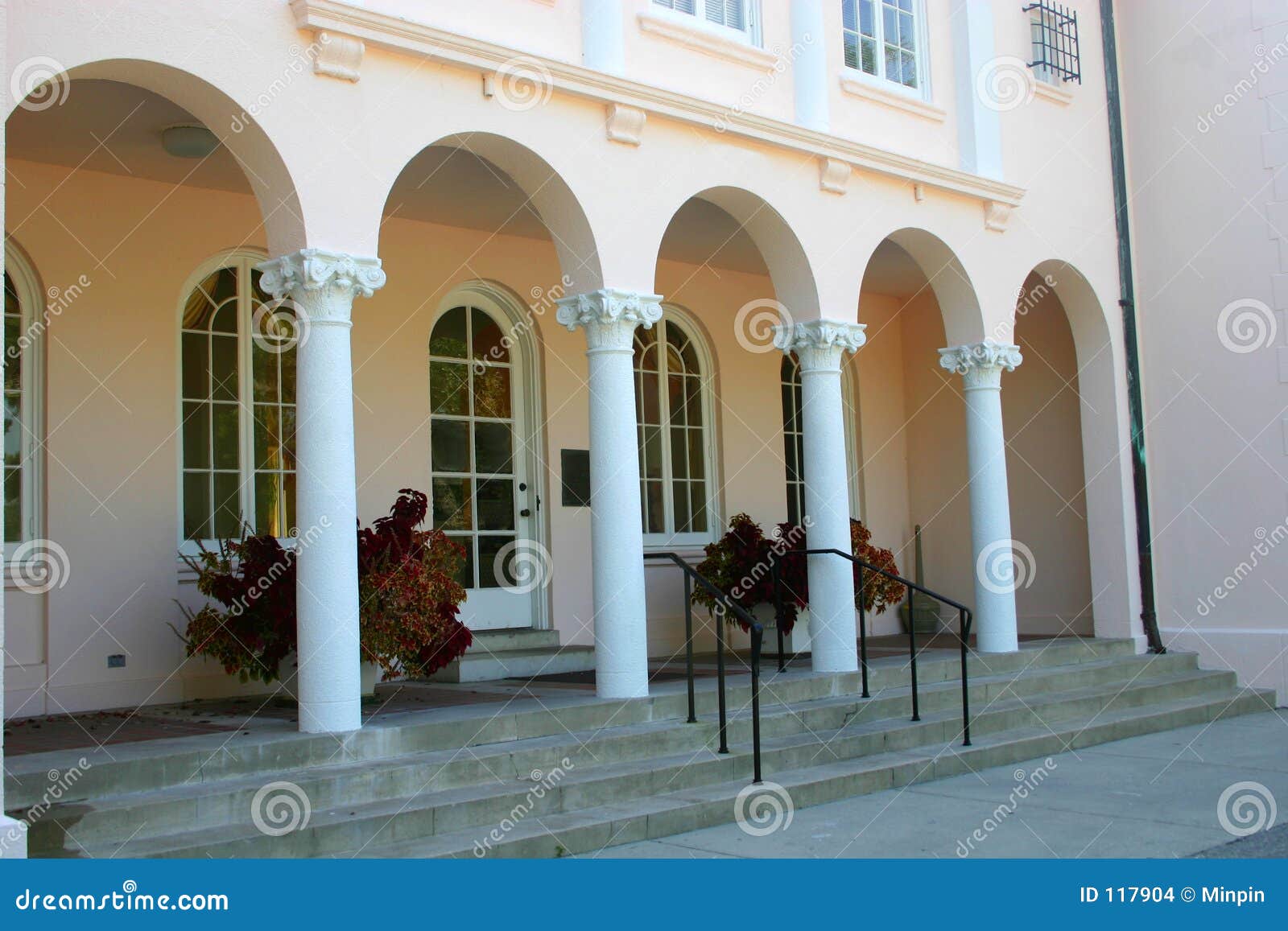 Arcos y columnas foto de archivo. Imagen de tropical, arqueado - 117904