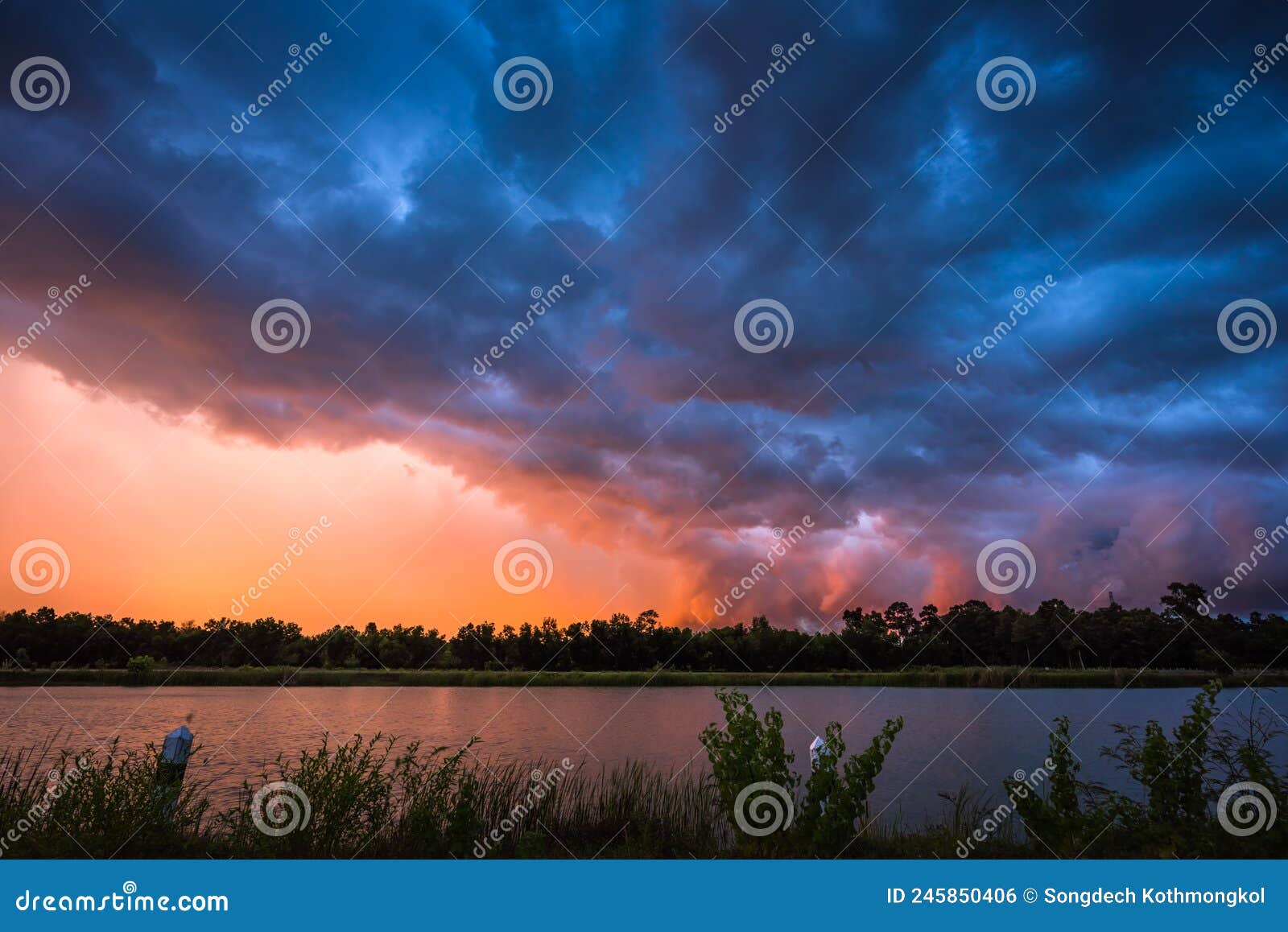Arcus cloud phenomenon stock photo. Image of horizon - 245850406