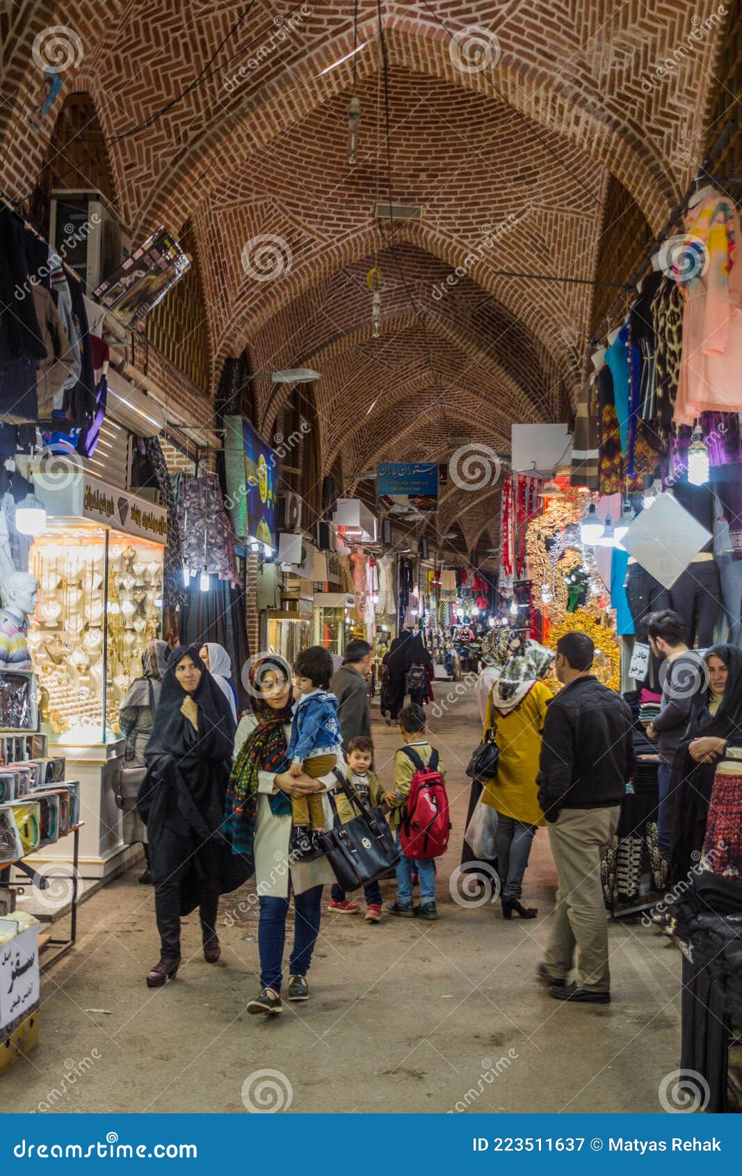 ARDABIL, IRAN - APRIL 10, 2018: People Eat Dizi Abgoosht , Traditional ...