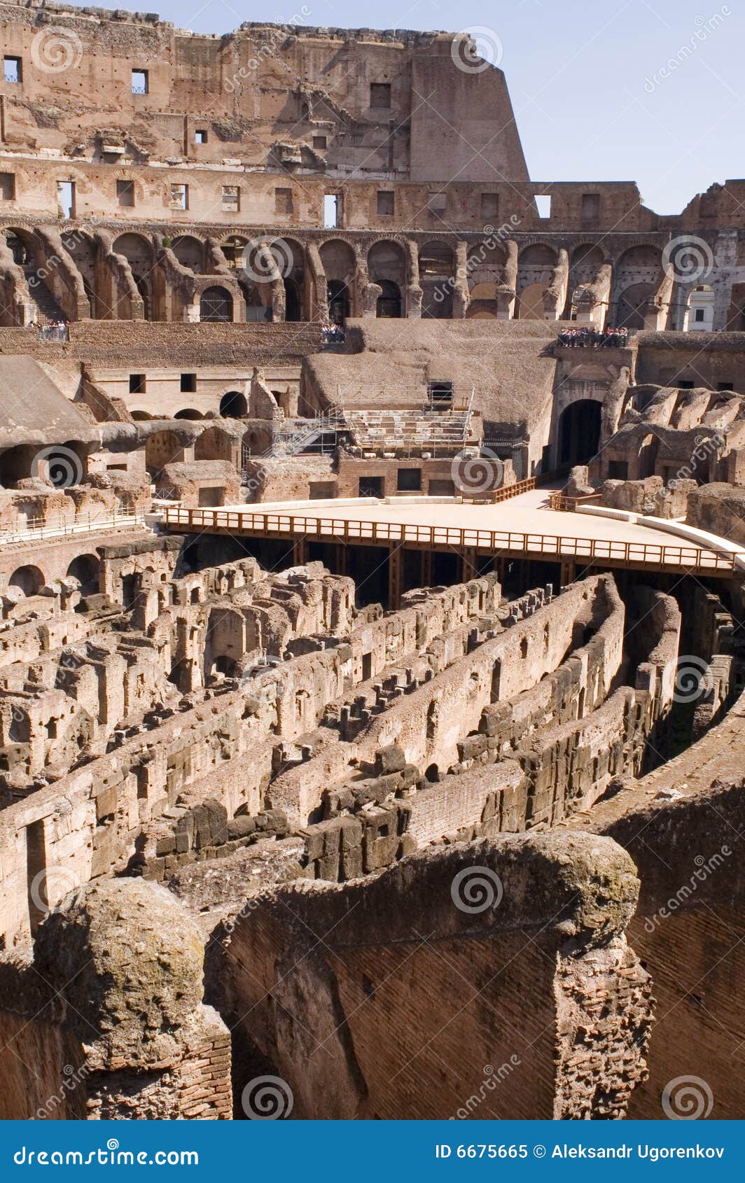 Arena del Colosseo di Roma immagine stock. Immagine di monumento - 6675665