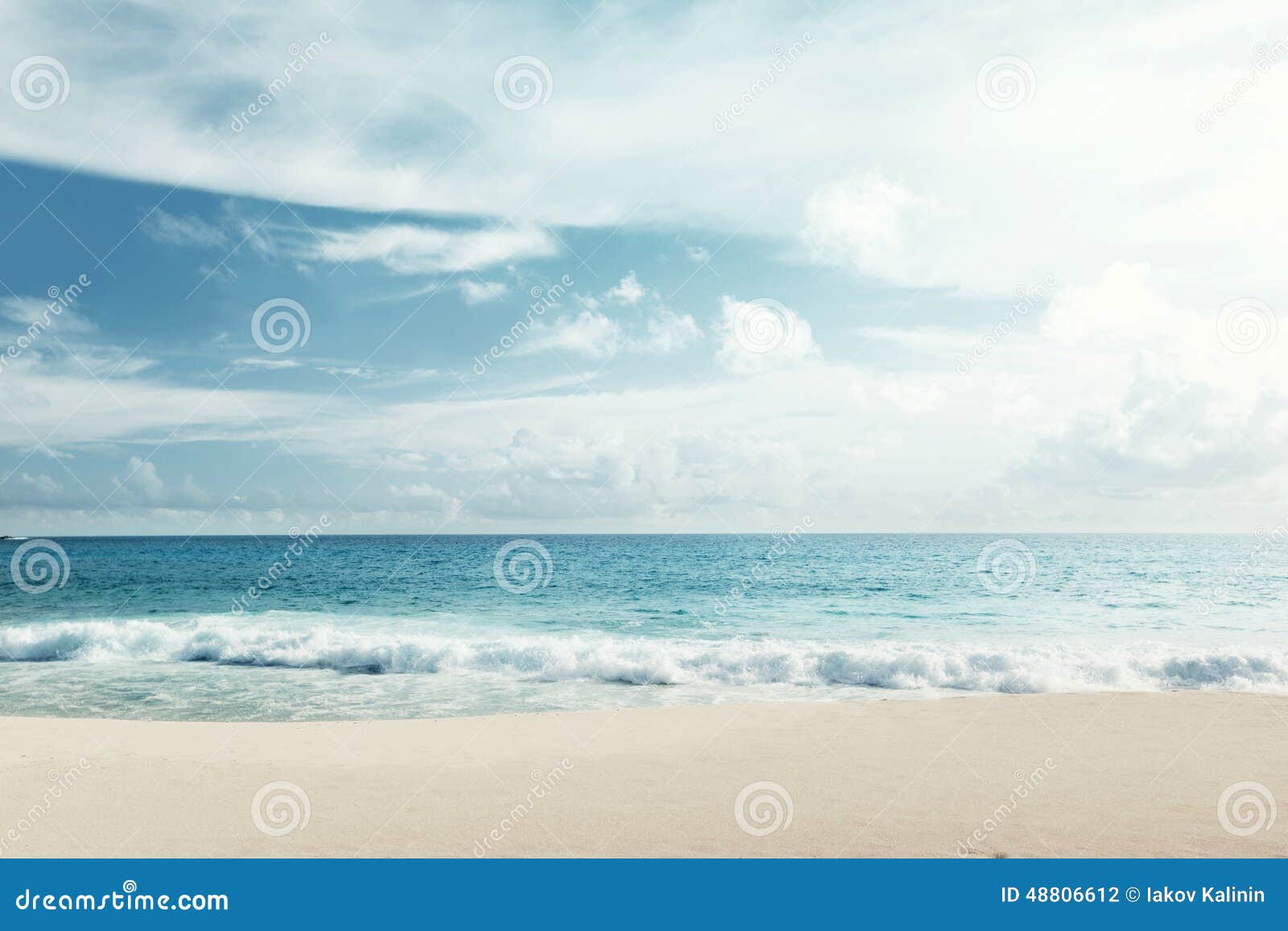 Arena del mar de la playa foto de archivo. Imagen de hermoso - 48806612