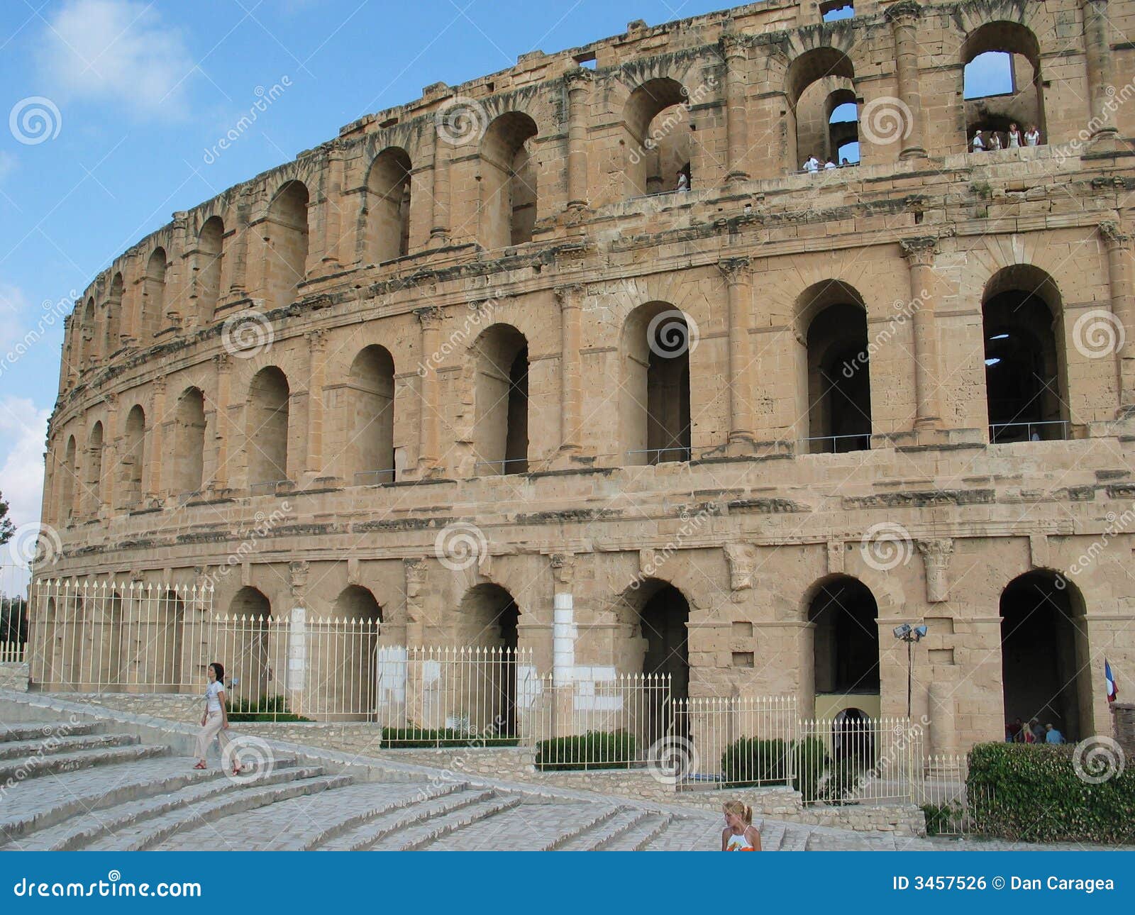 Arena romana in Tunisia fotografia stock. Immagine di classico - 3457526