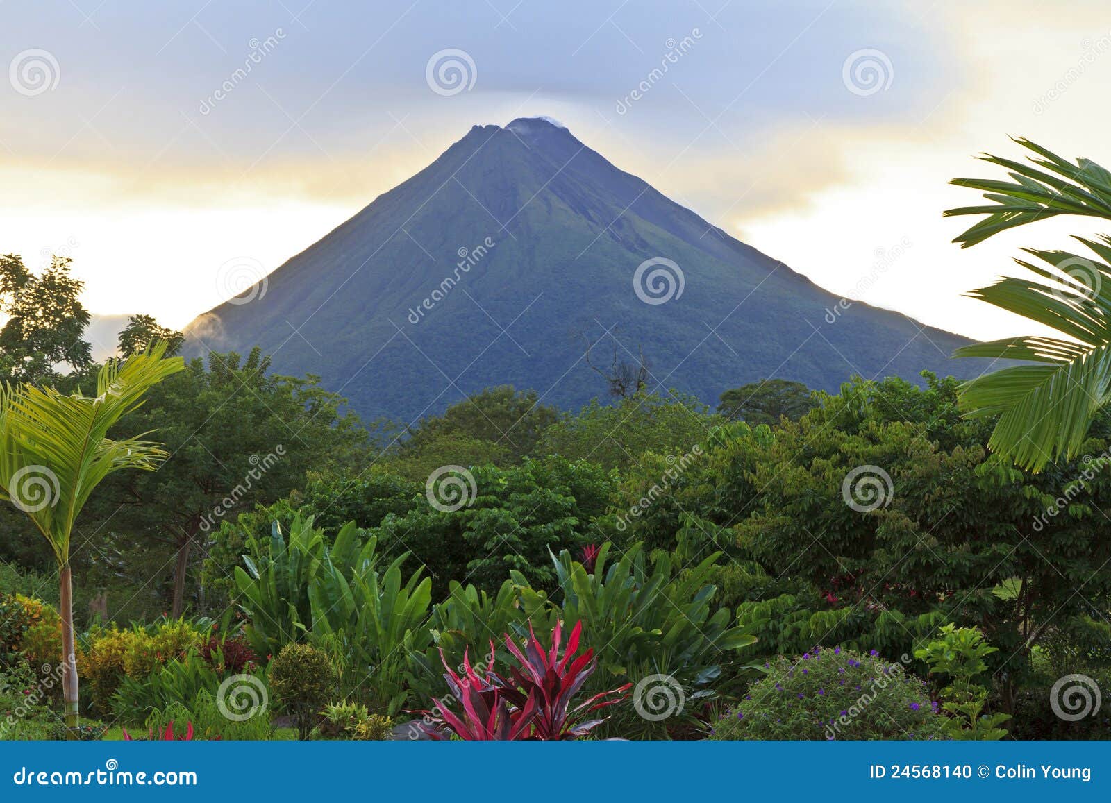 Arenal Volcano Royalty-Free Stock Photo | CartoonDealer.com #6566097