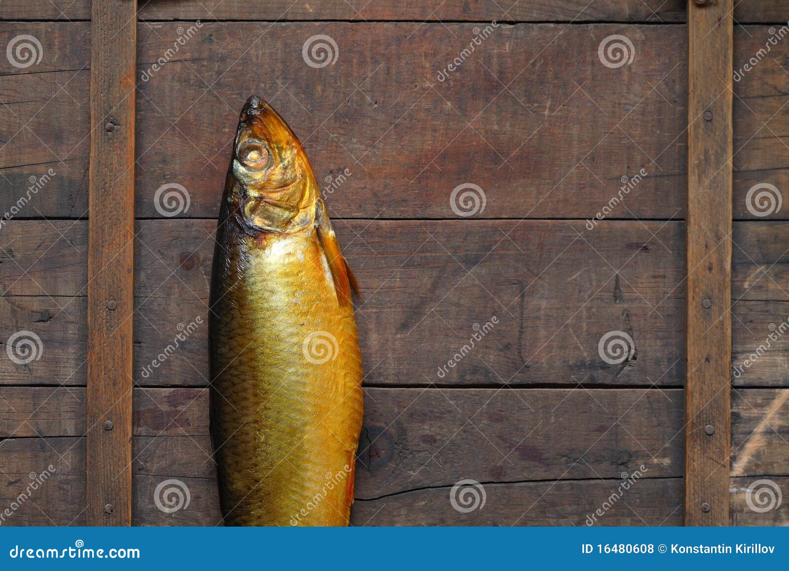 Arenque Defumado Na Madeira Foto de Stock - Imagem de madeira, comer ...