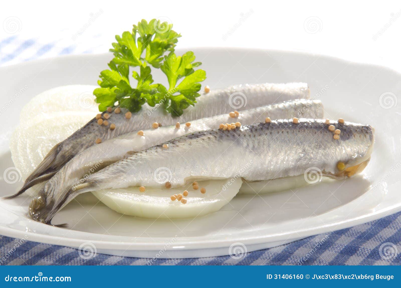 Arenques ácidos com salsa foto de stock. Imagem de peixes - 31406160