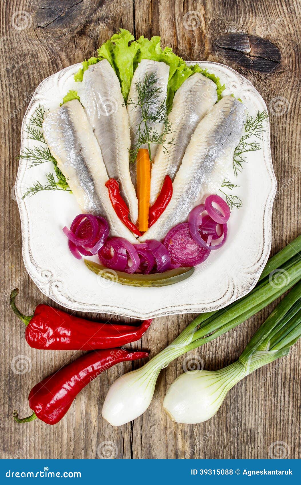 Arenques Conservados Com Vegetais Foto de Stock - Imagem de pepino ...