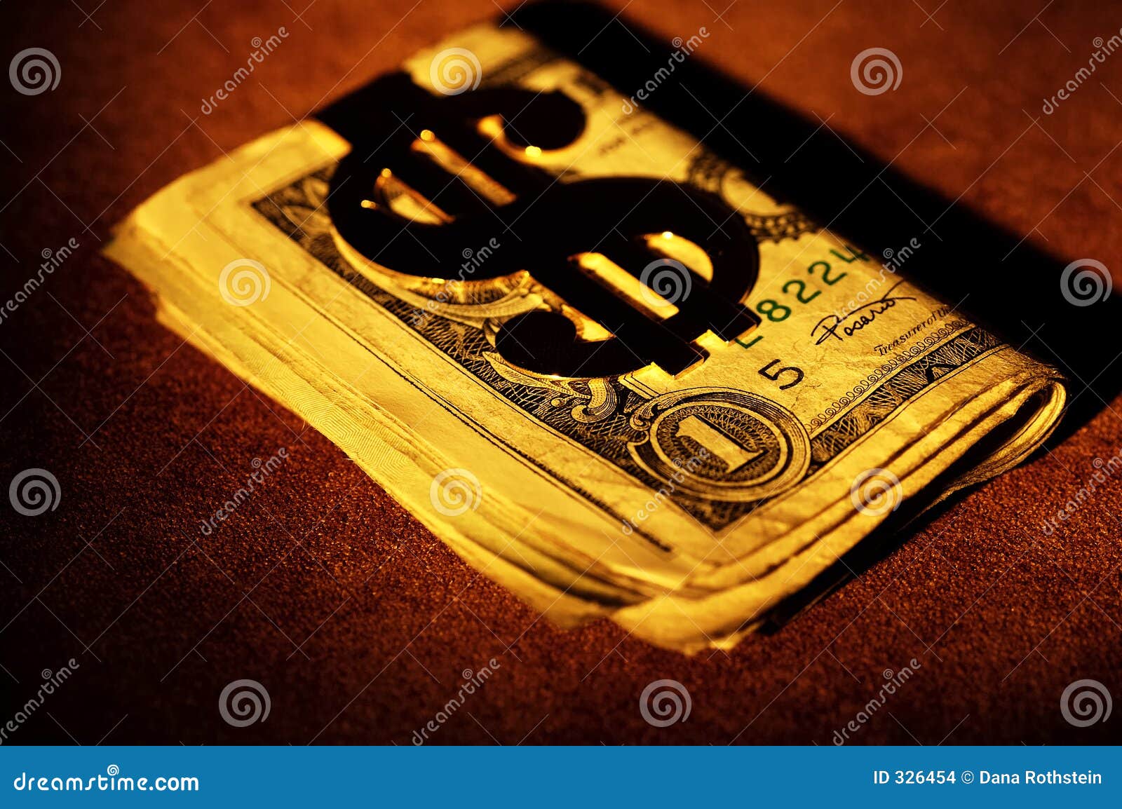 Argent photo stock. Image du devise, facturation, épargne - 326454