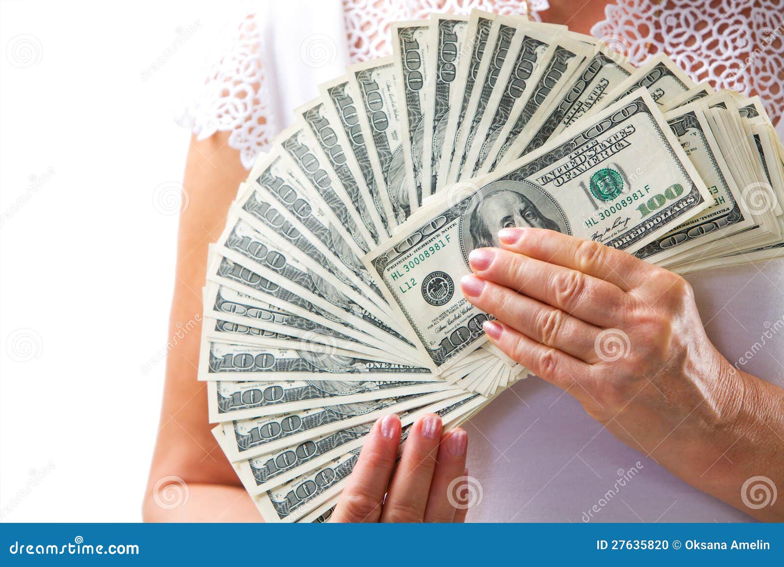 Argent dans les mains. photo stock. Image du facture - 27635820