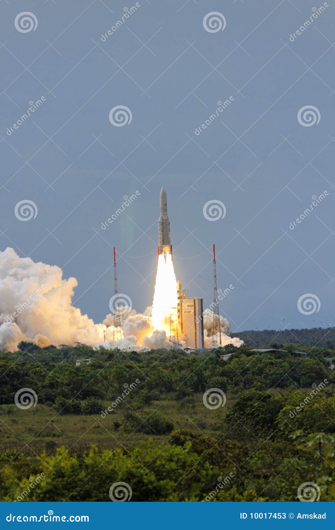 Ariane 5 take off editorial stock photo. Image of guiana - 10017453