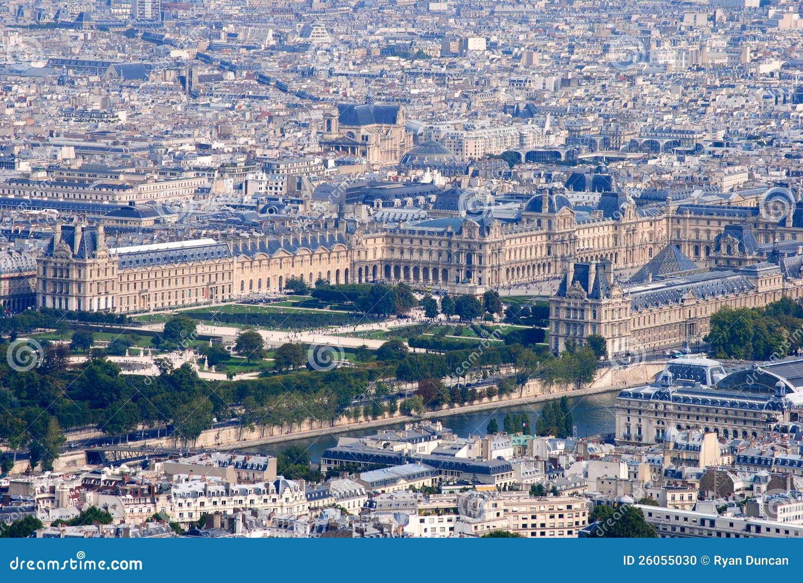 Ariel View of the Louvre stock photo. Image of paris - 26055030
