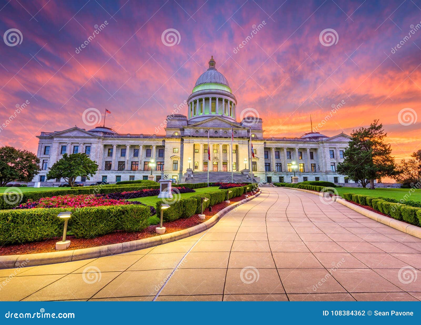 Arkansas State Capitol stock photo. Image of dome, night - 108384362