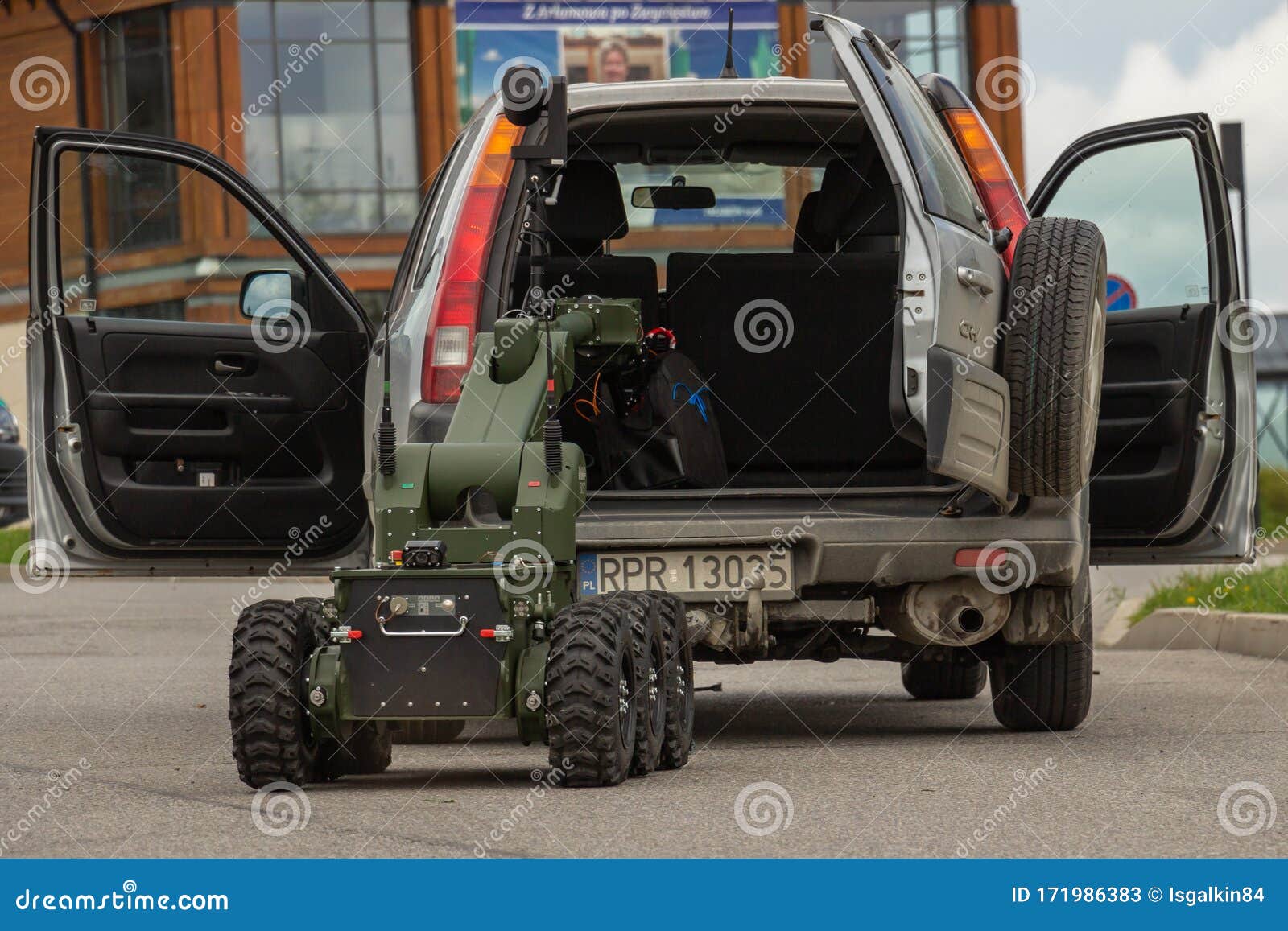 Robot IBIS, Designed for Pyrotechnic Operations and Reconnaissance ...