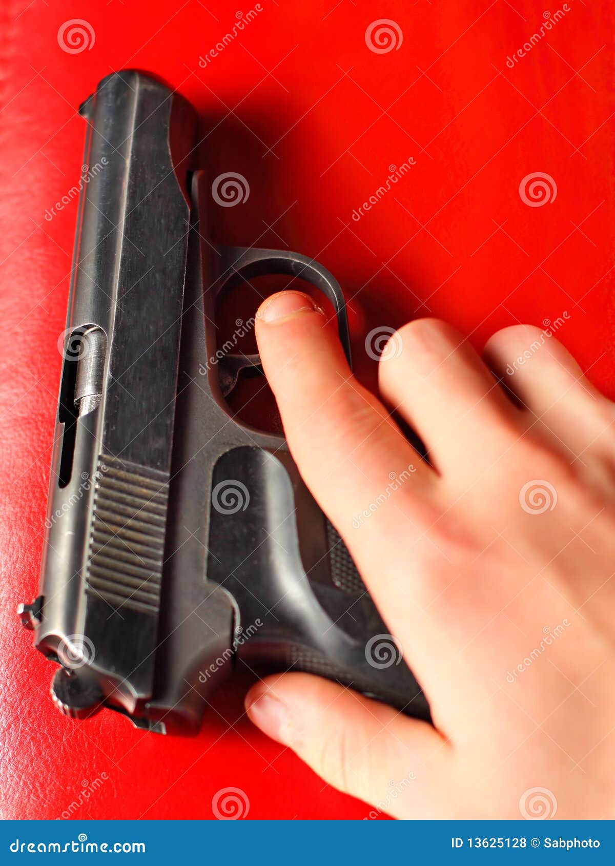 Arma foto de archivo. Imagen de asesino, tenencia, mano - 13625128