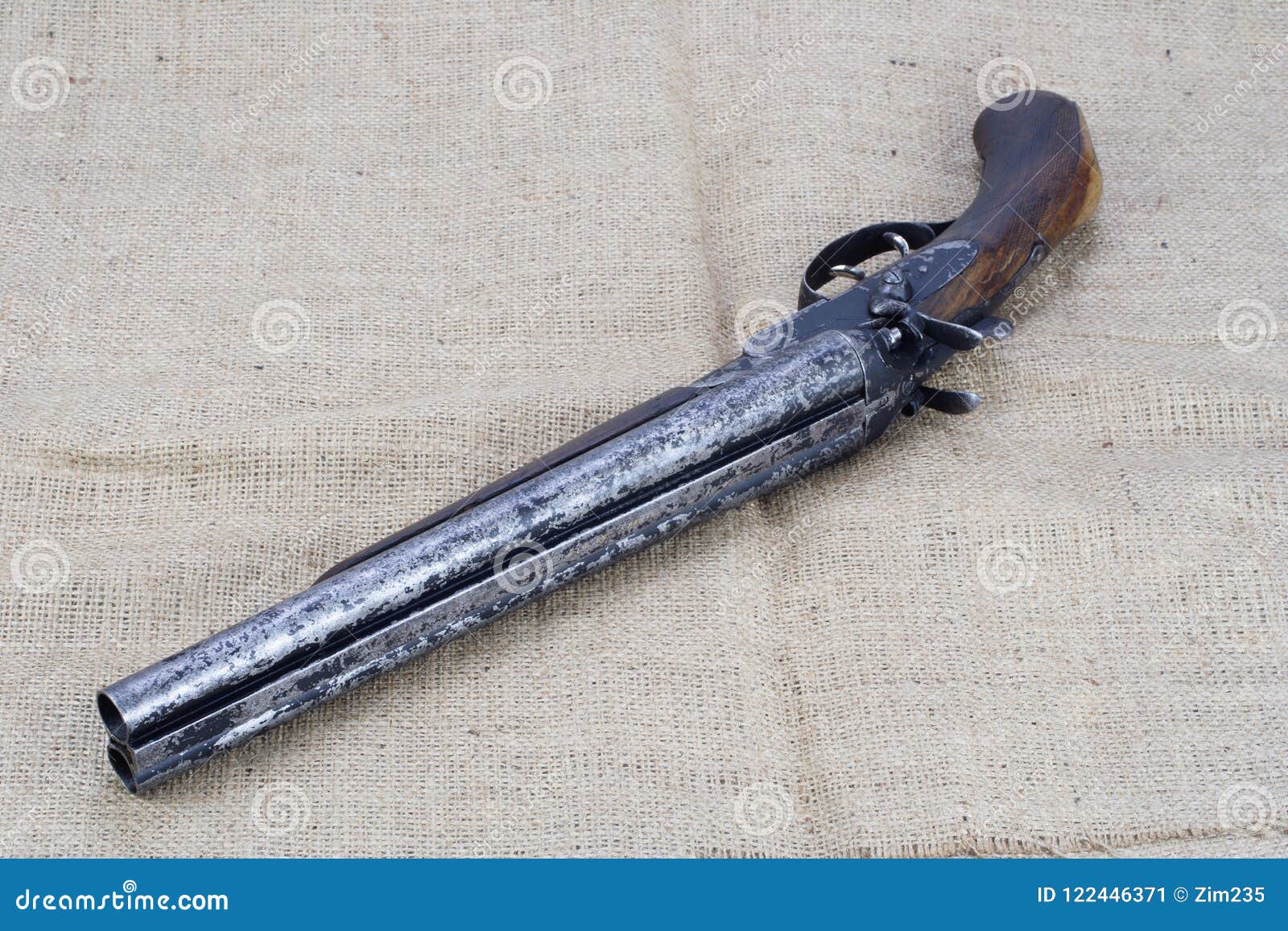 Arma Ilegal - Aserrada De La Escopeta Imagen de archivo - Imagen de ...