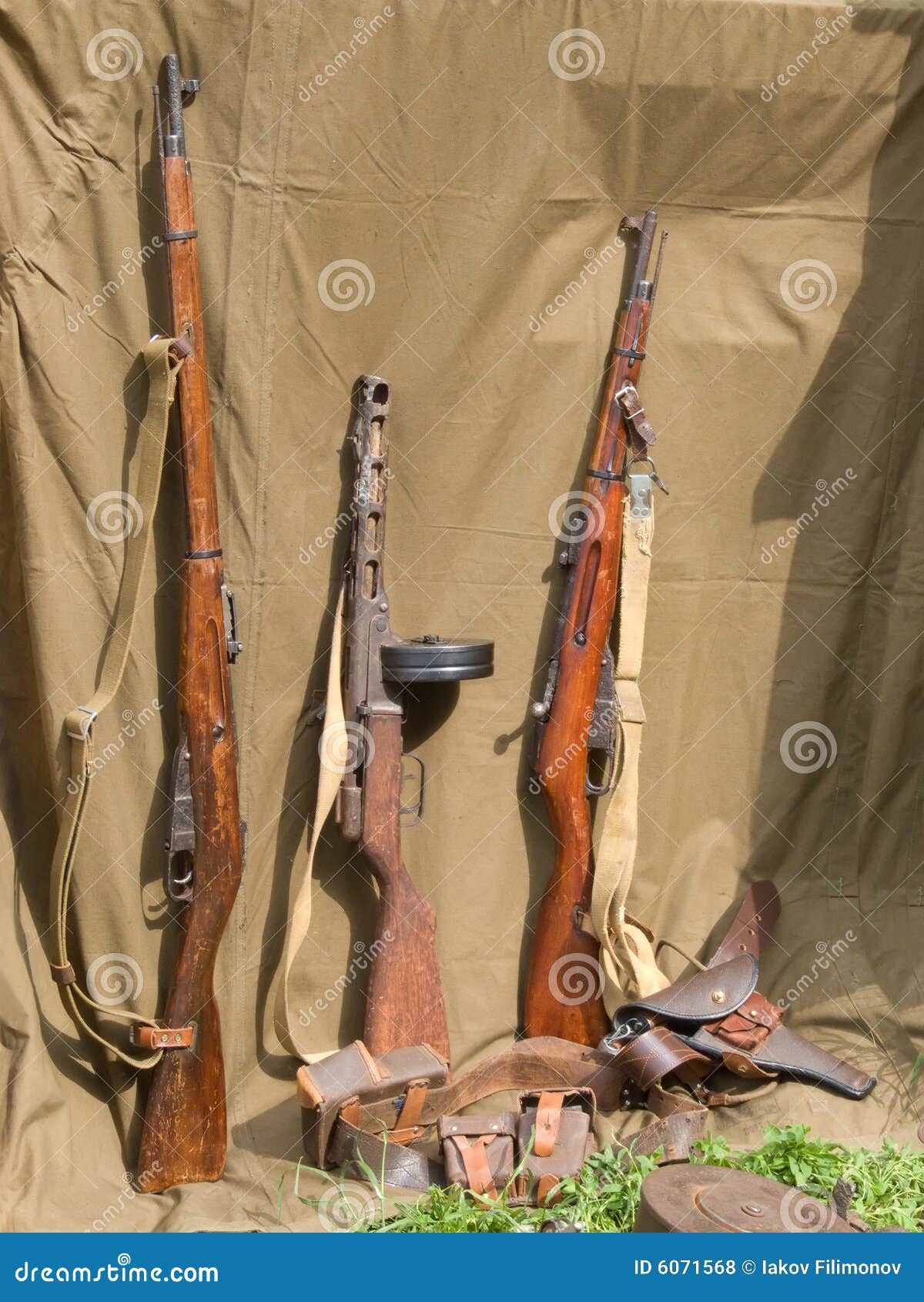 Arme de guerre mondiale photo stock. Image du main, historique - 6071568